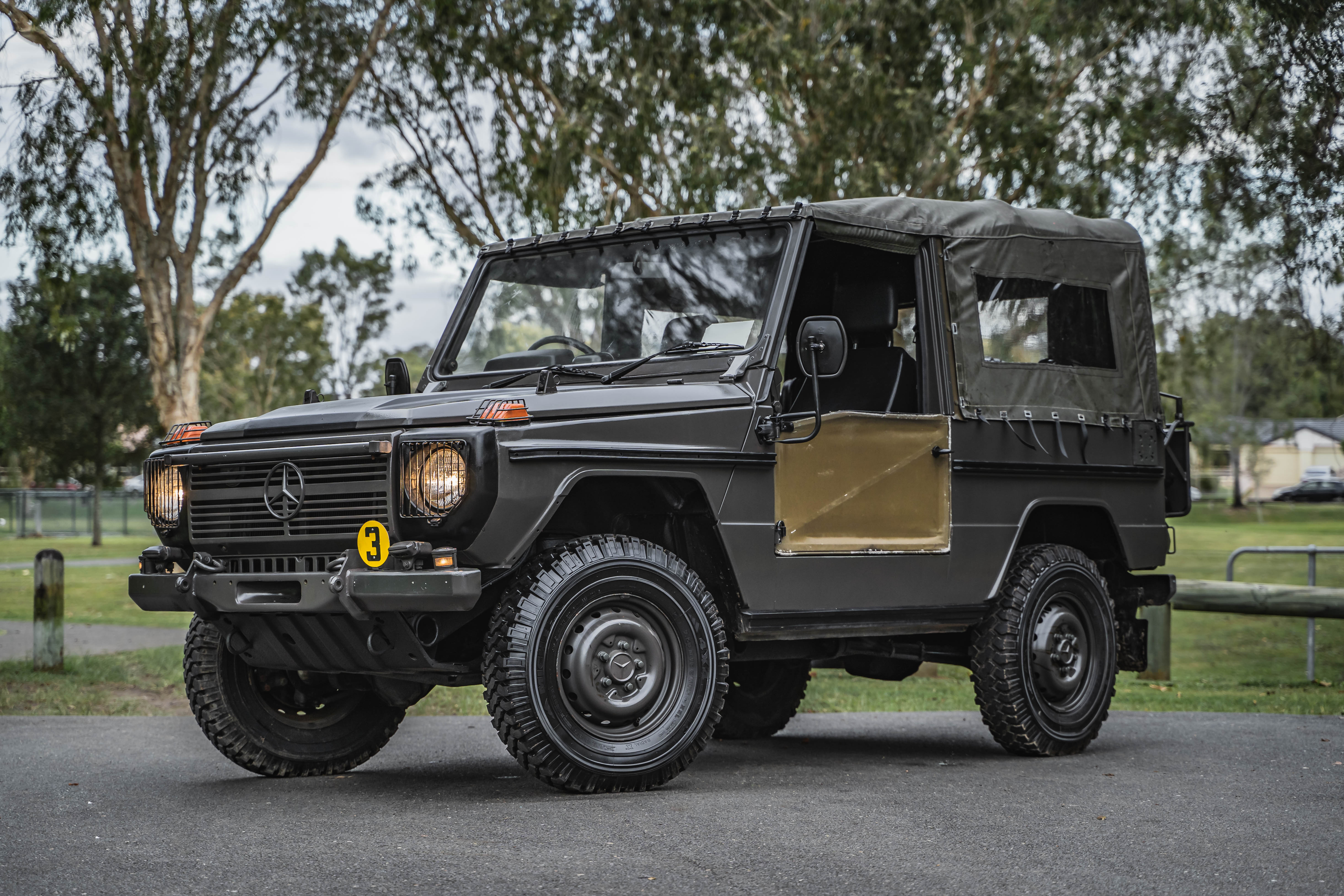 1990 MERCEDES-BENZ (W461) 240GD WOLF