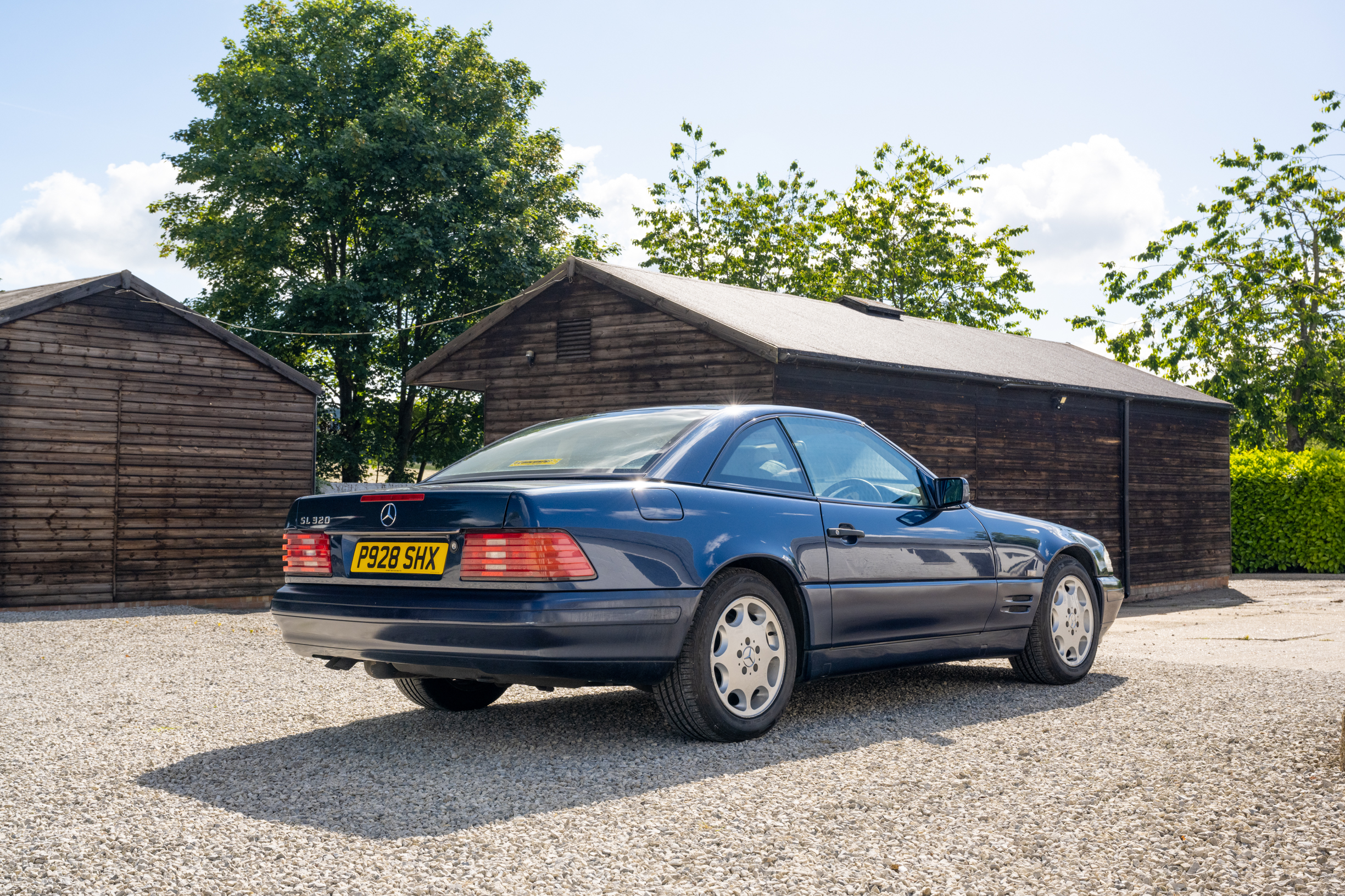 1997 MERCEDES-BENZ (R129) SL 320