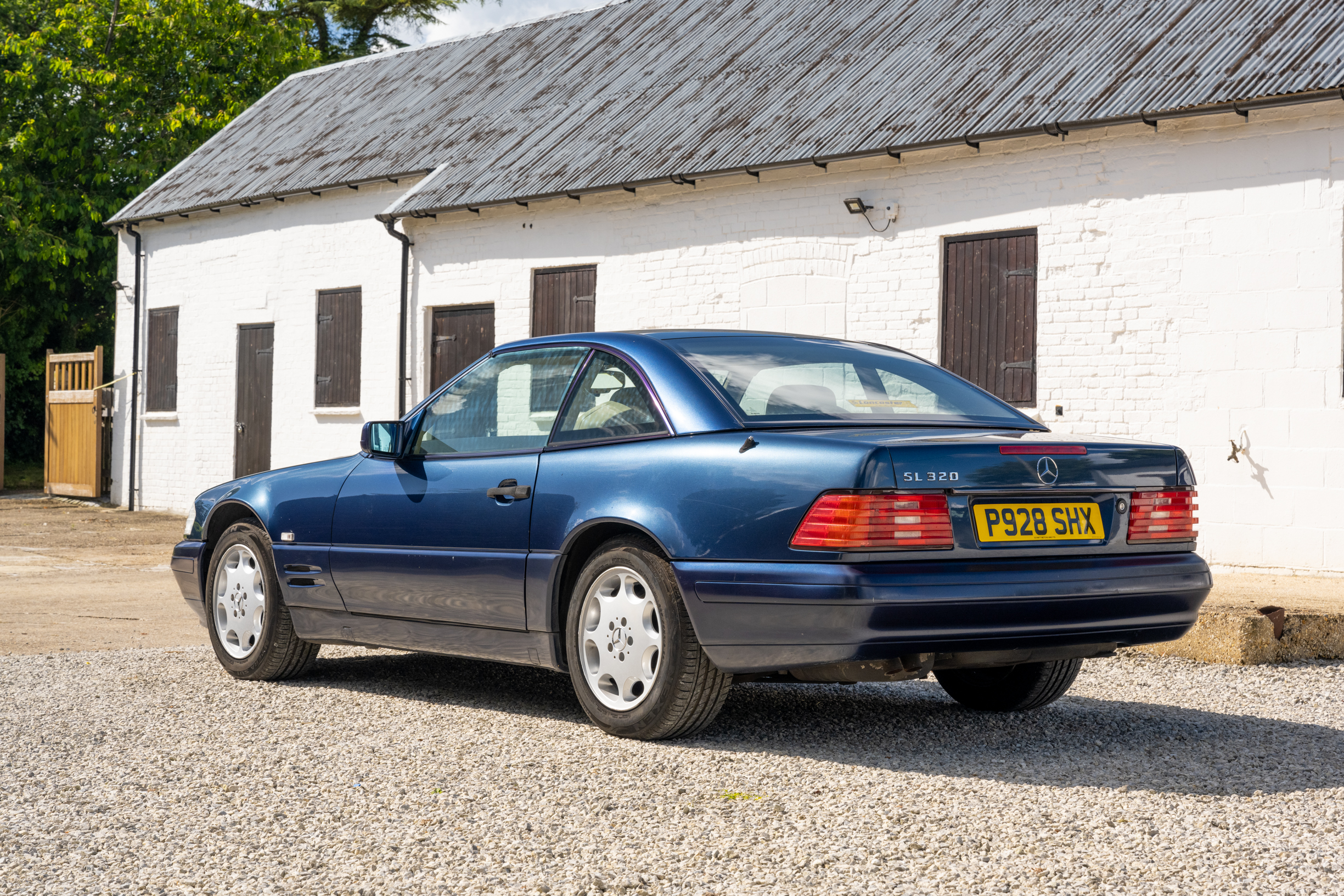 1997 MERCEDES-BENZ (R129) SL 320