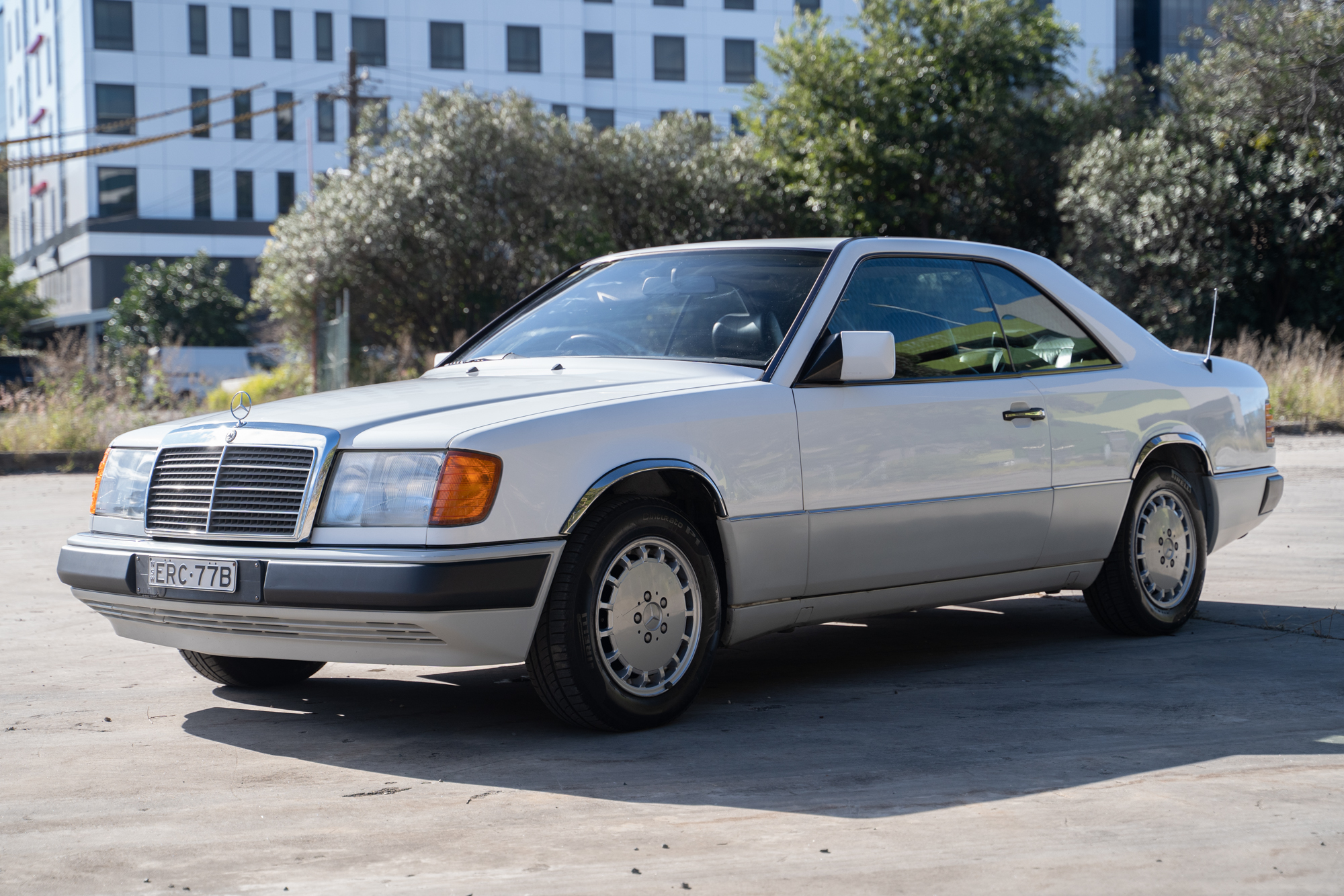 1990 MERCEDES-BENZ (W124) 300CE-24V for sale by auction in Vaucluse ...
