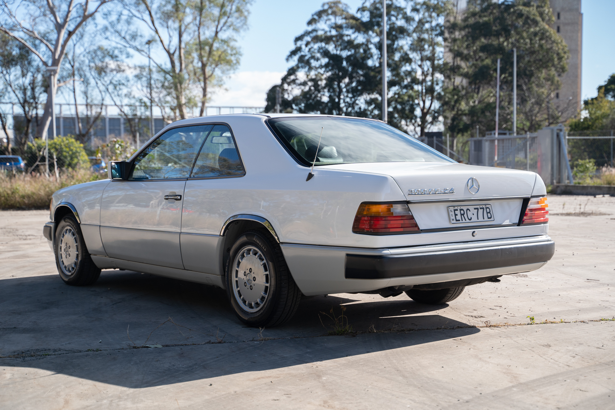 1990 MERCEDES-BENZ (W124) 300CE-24V