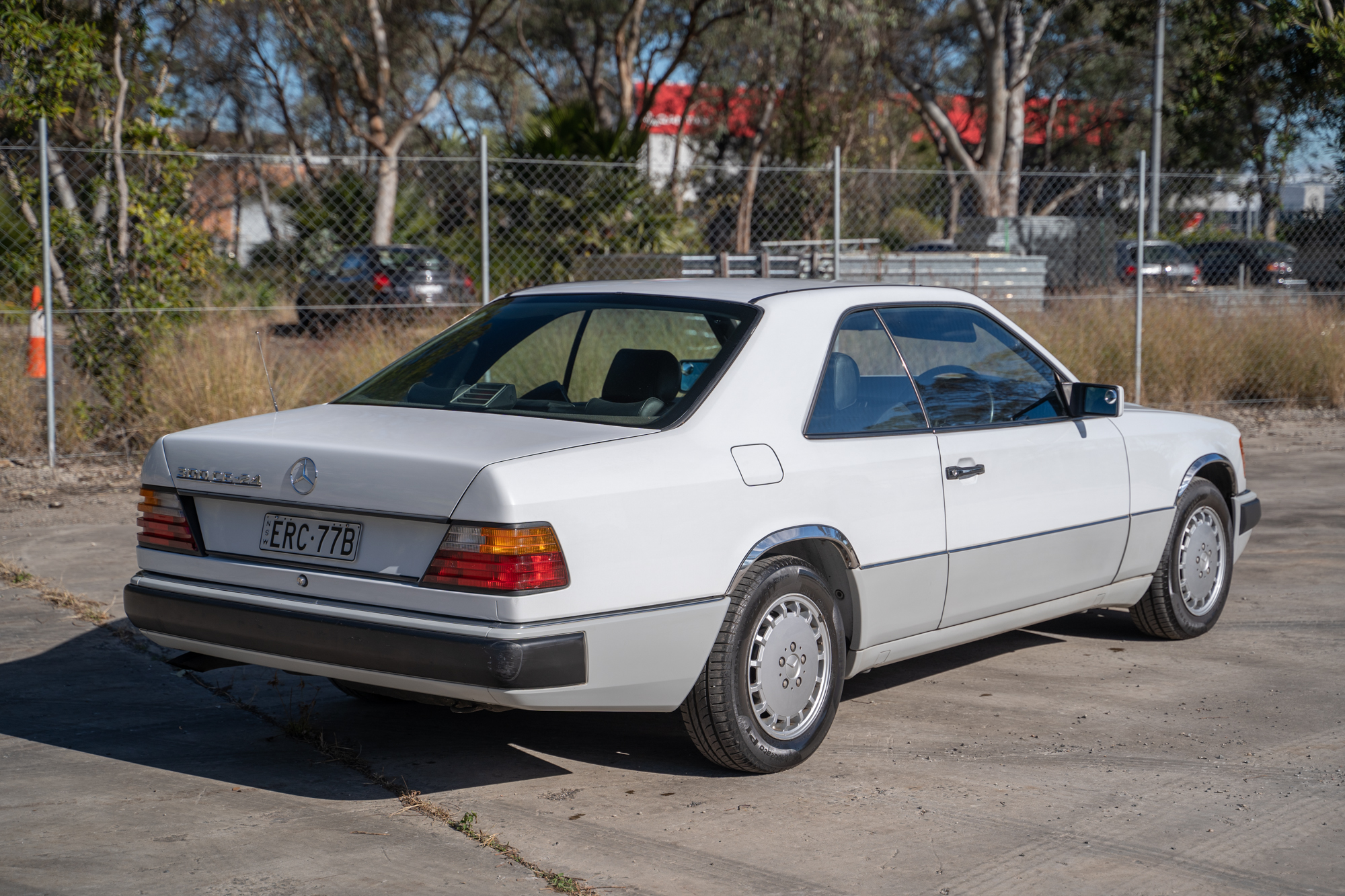 1990 MERCEDES-BENZ (W124) 300CE-24V for sale by auction in Vaucluse ...