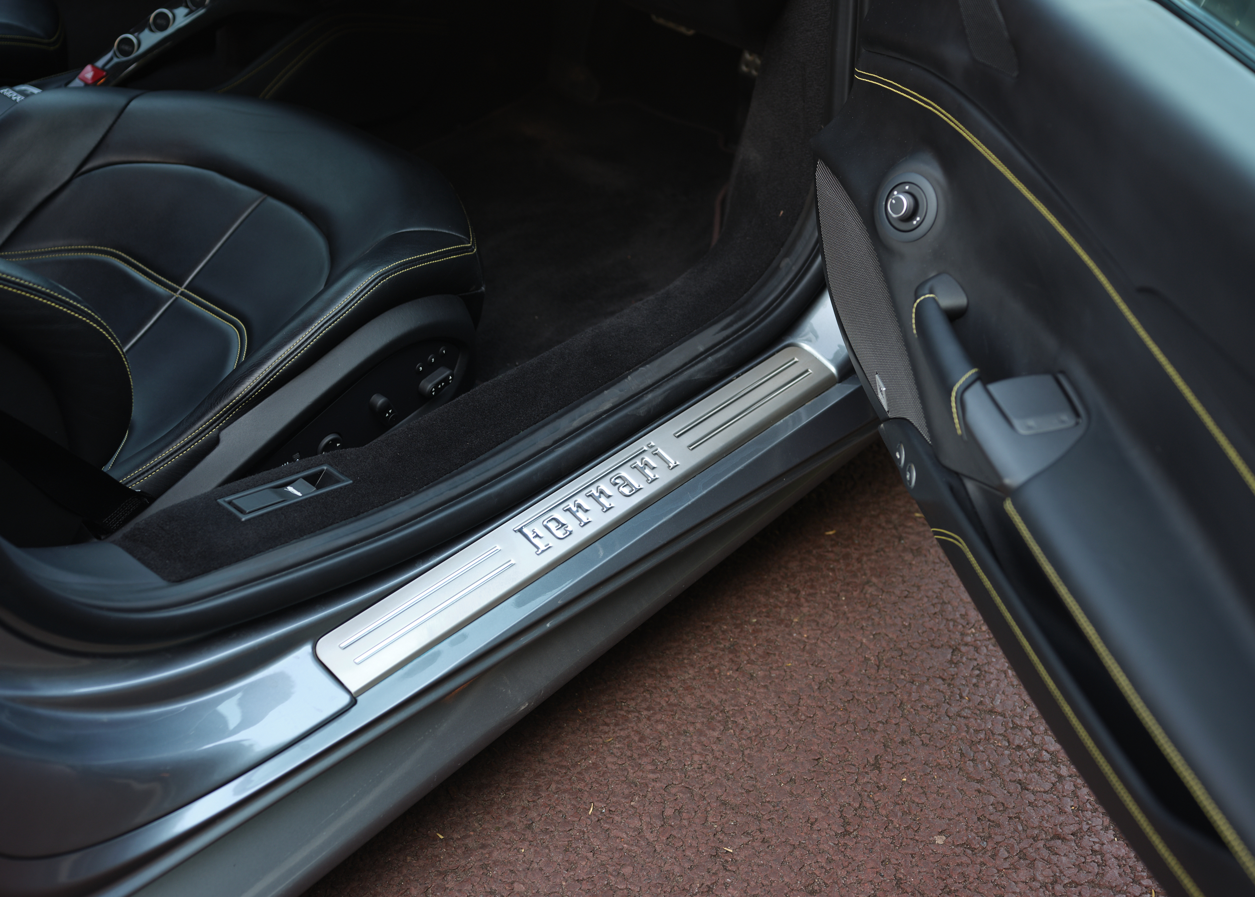 2016 FERRARI 488 GTB