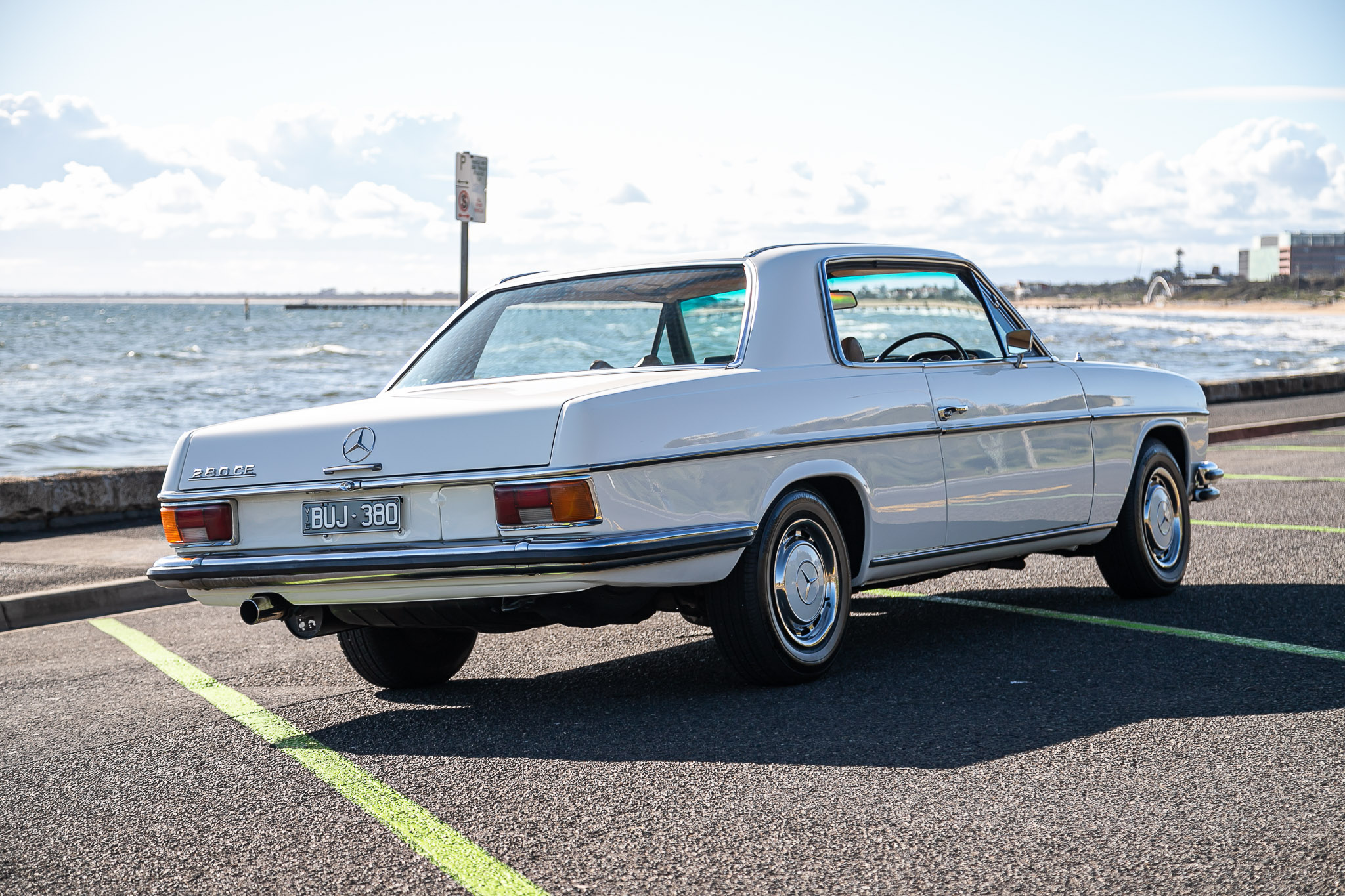 1972 MERCEDES-BENZ (W114) 280 CE COUPE