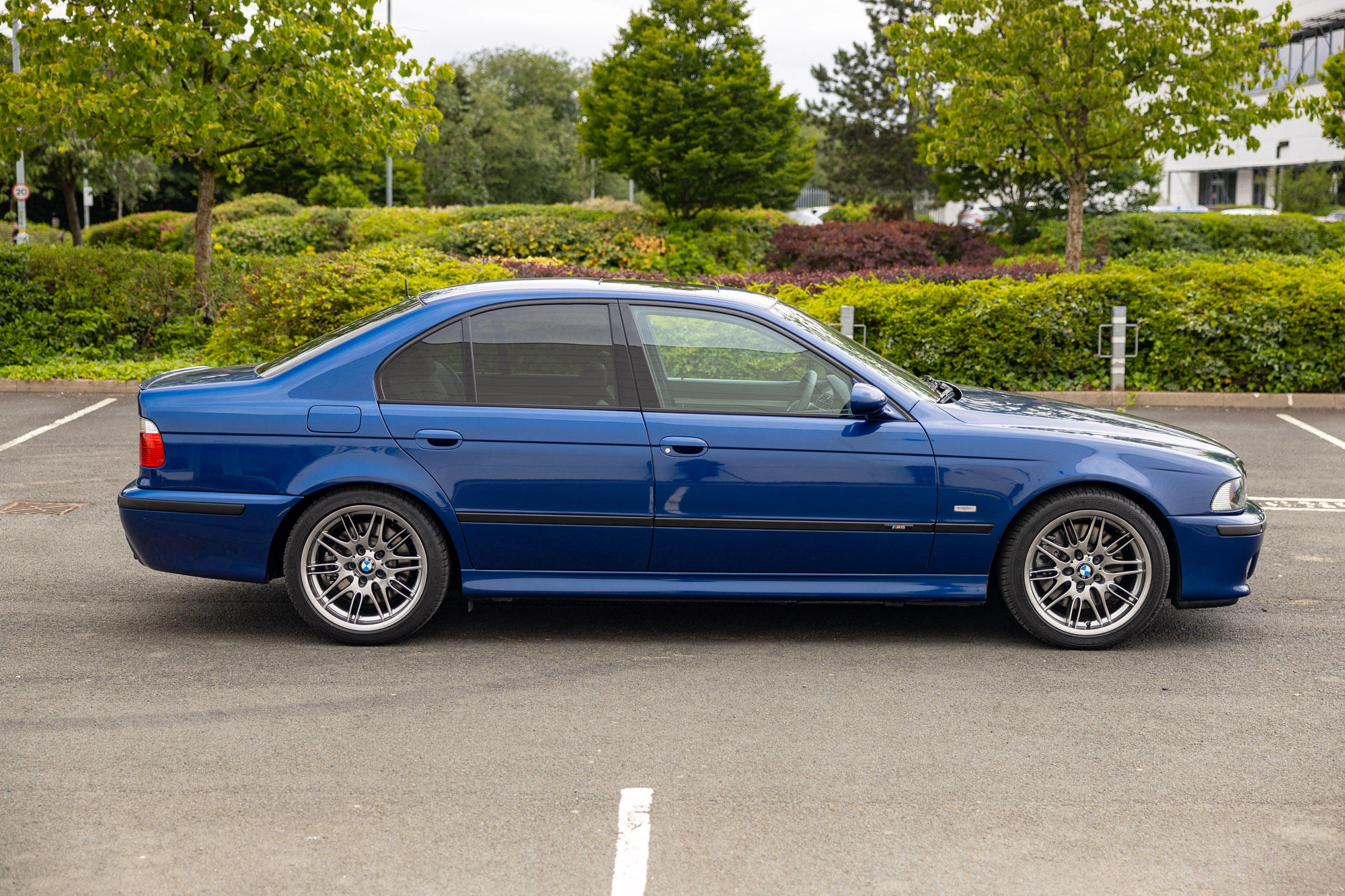 2002 BMW (E39) M5