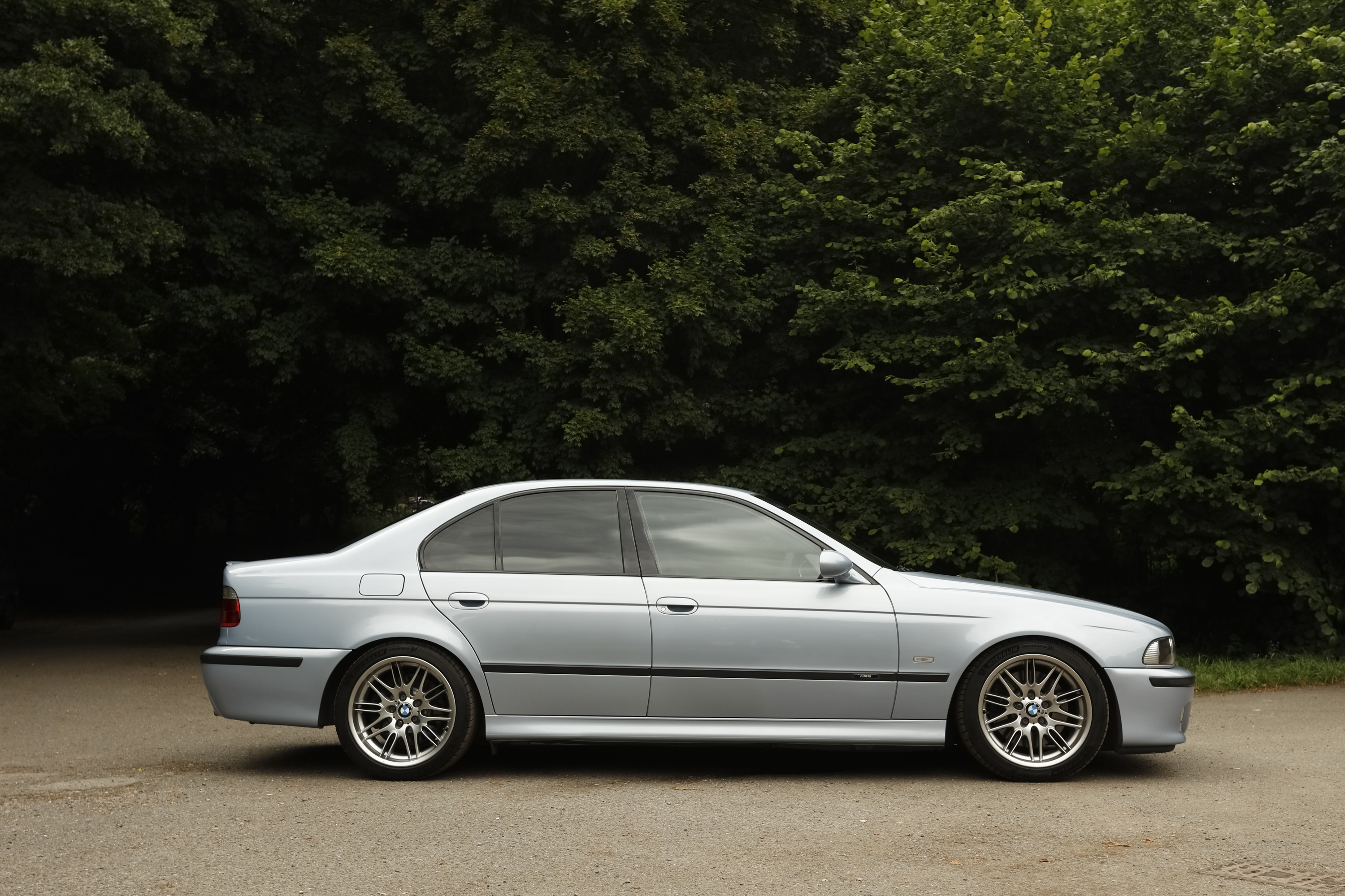 2000 BMW (E39) M5