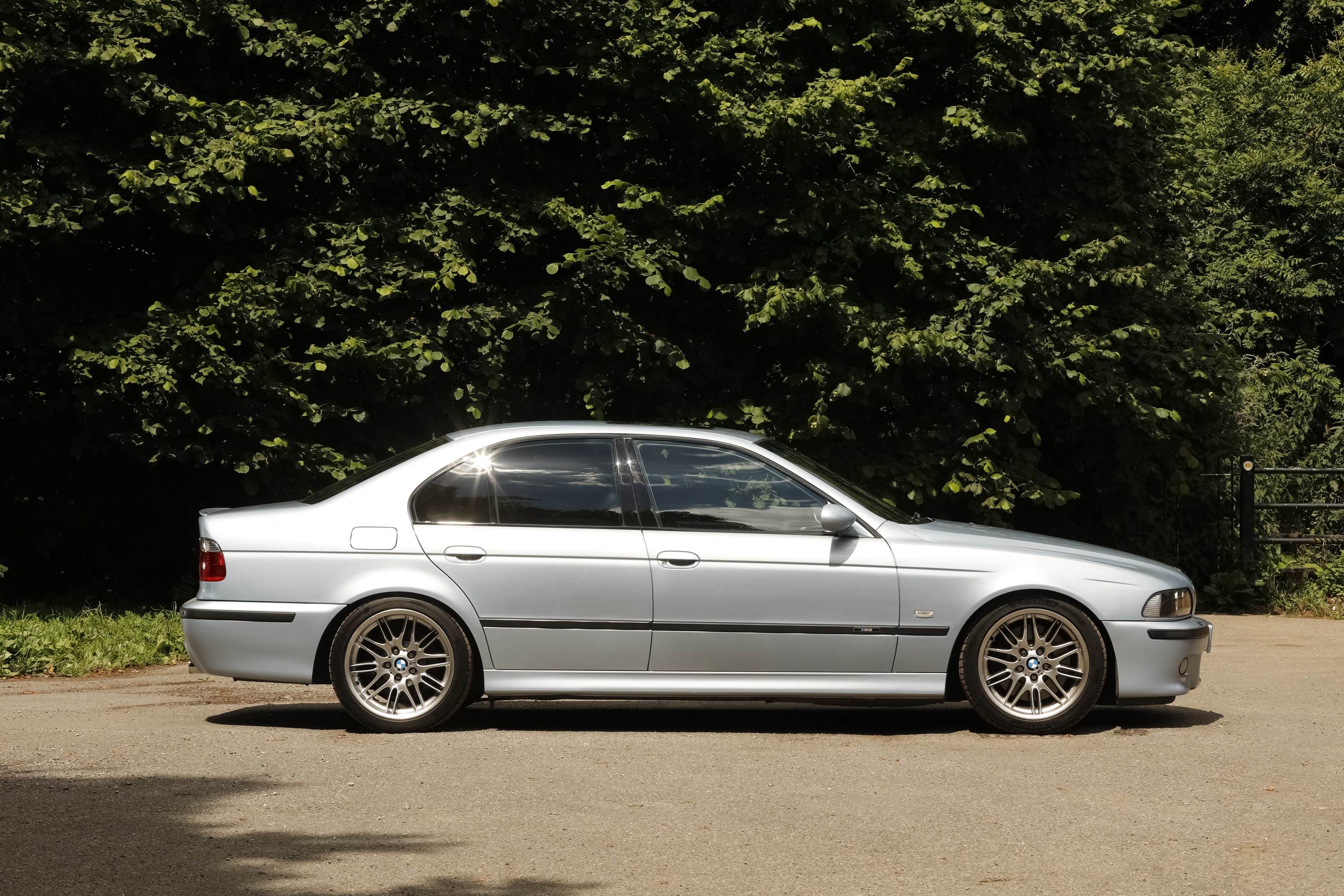 2000 BMW (E39) M5