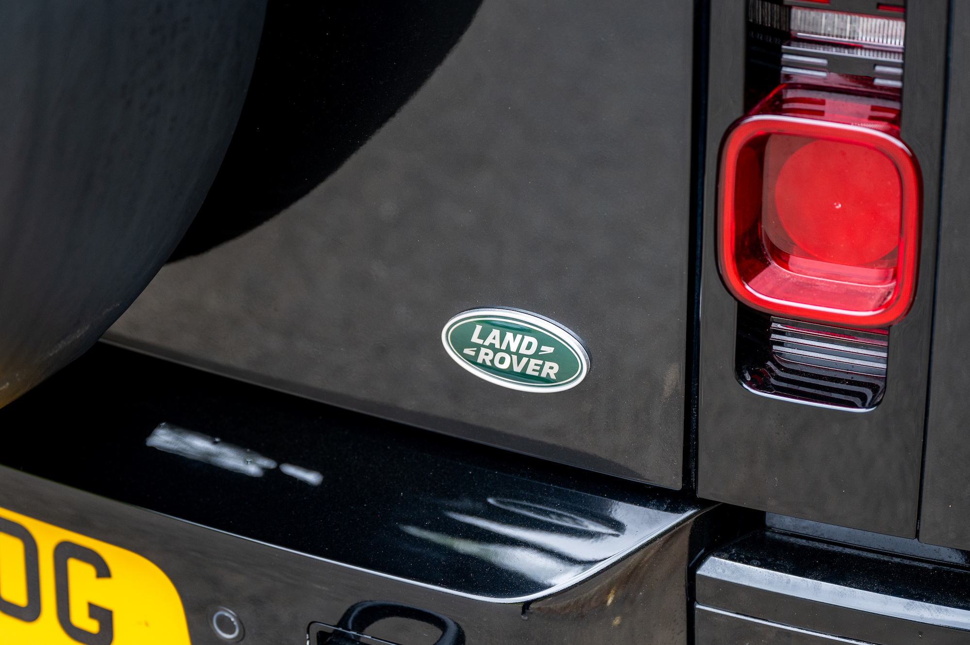 2021 LAND ROVER DEFENDER 110 D250 X-DYNAMIC S