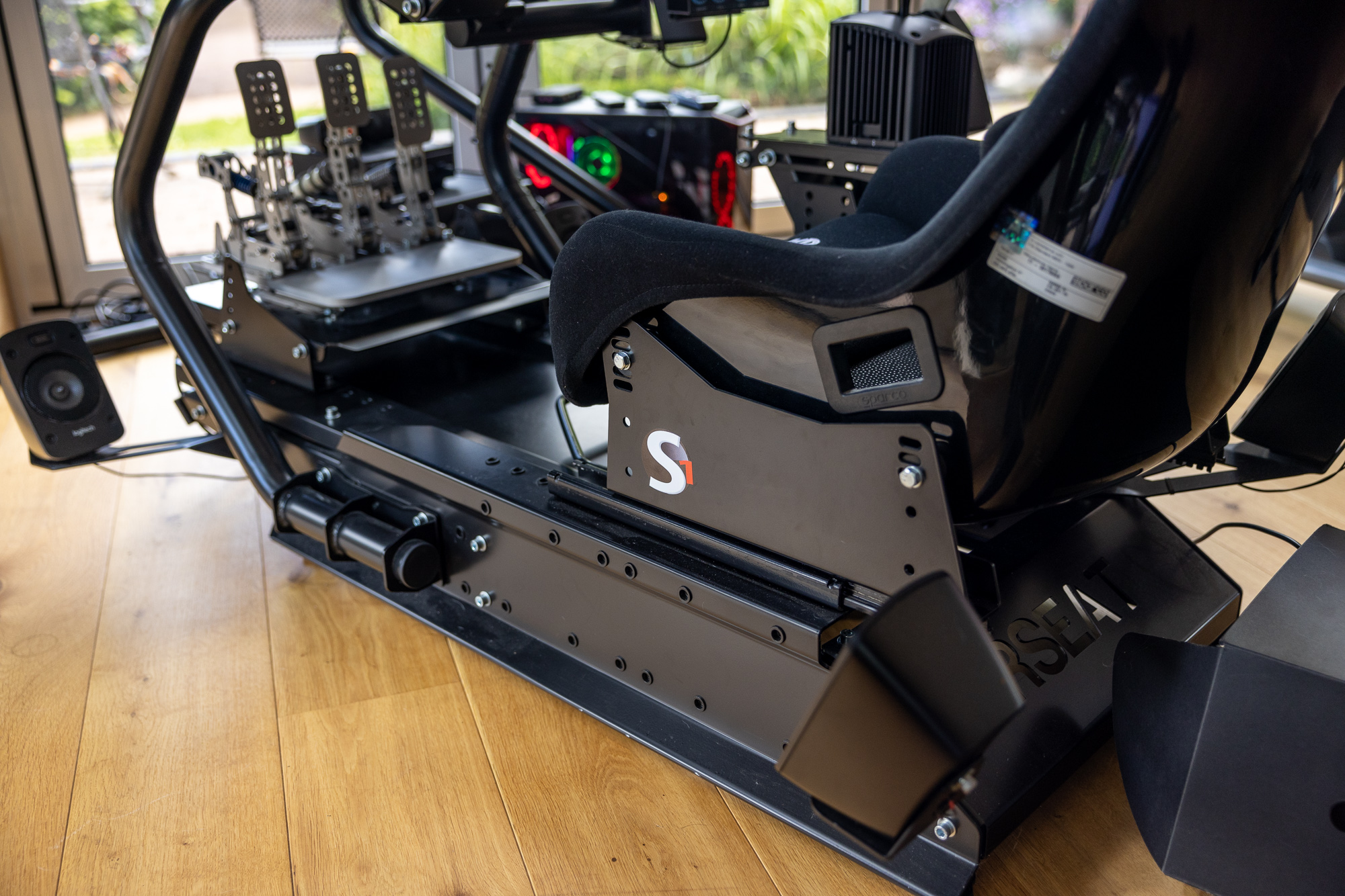 CUSTOM RACING SIMULATOR