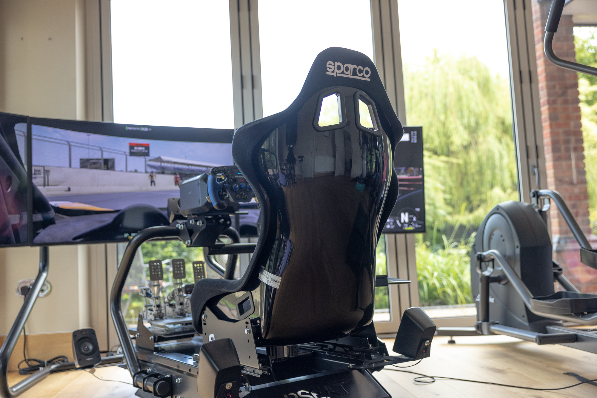 CUSTOM RACING SIMULATOR