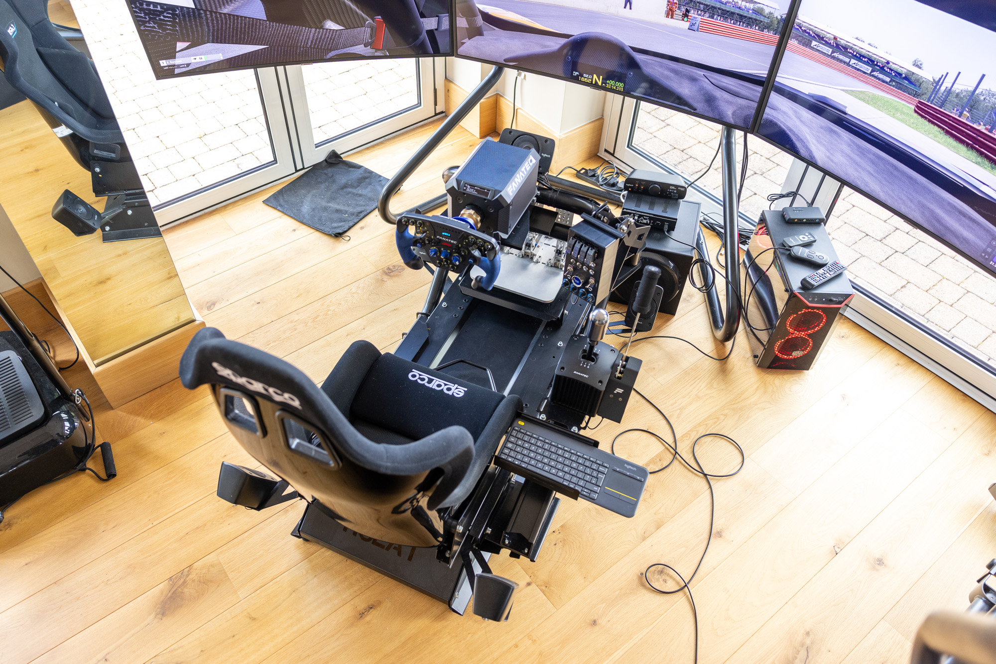 CUSTOM RACING SIMULATOR