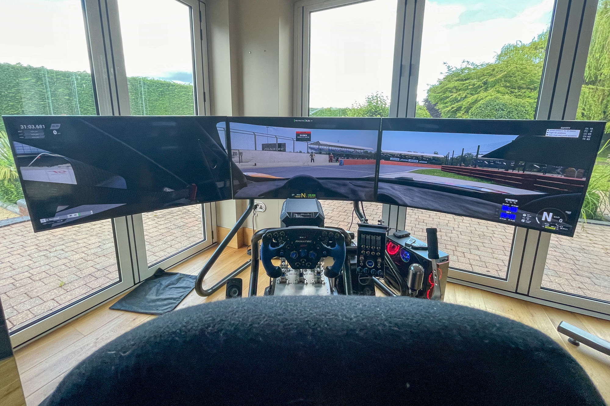 CUSTOM RACING SIMULATOR