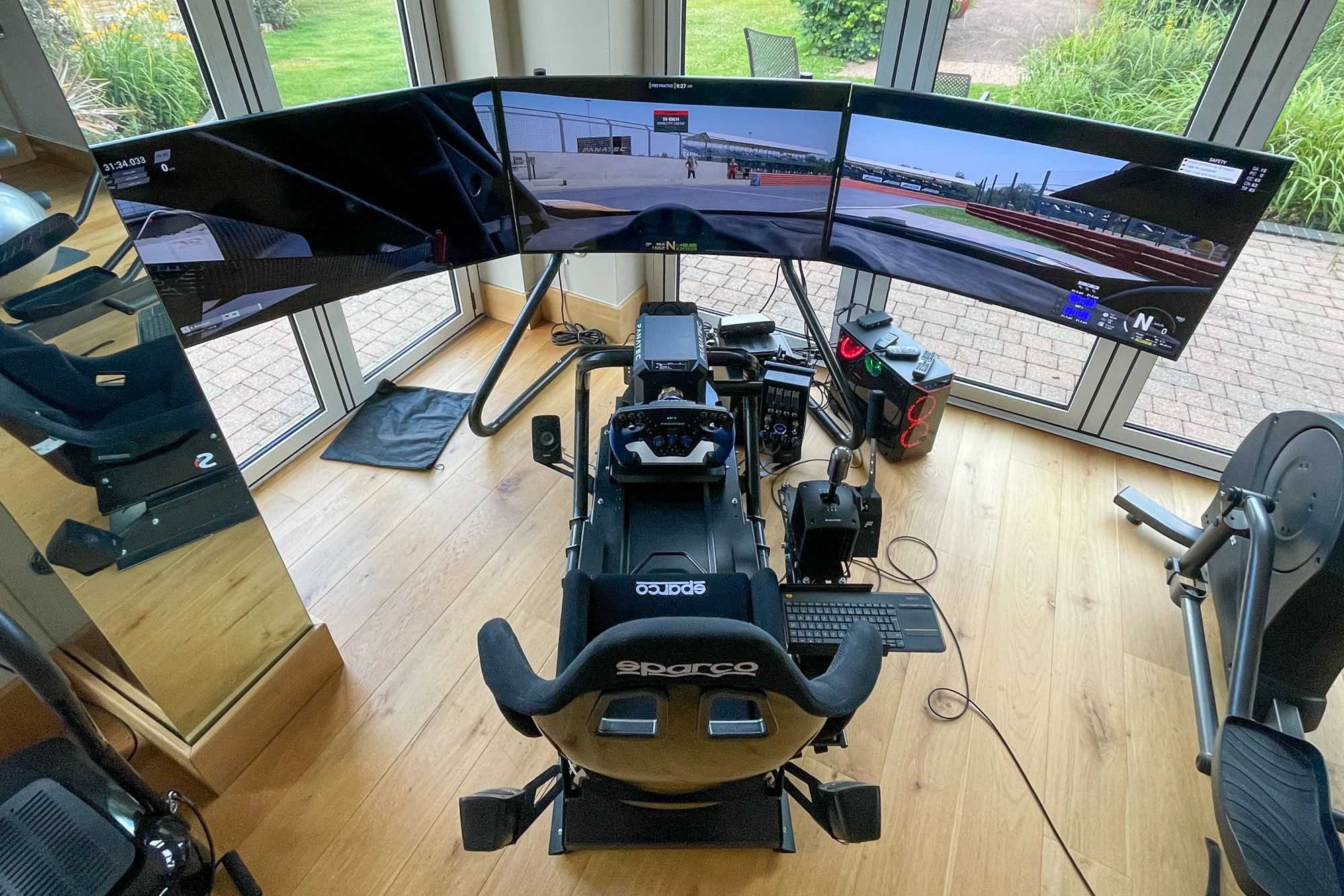 CUSTOM RACING SIMULATOR