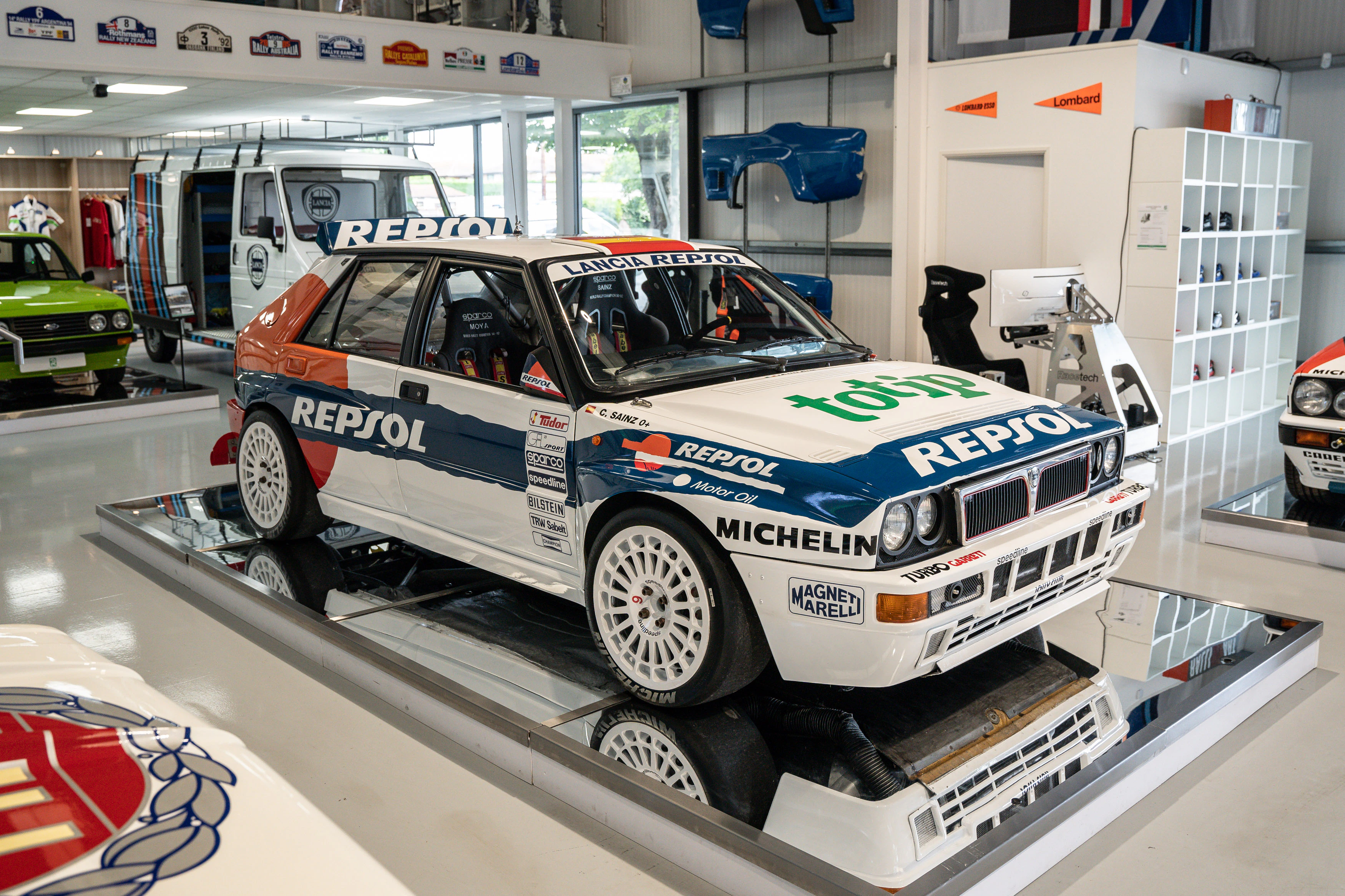 1991 LANCIA DELTA HF INTEGRALE - EX WORKS GROUP A RALLY CAR
