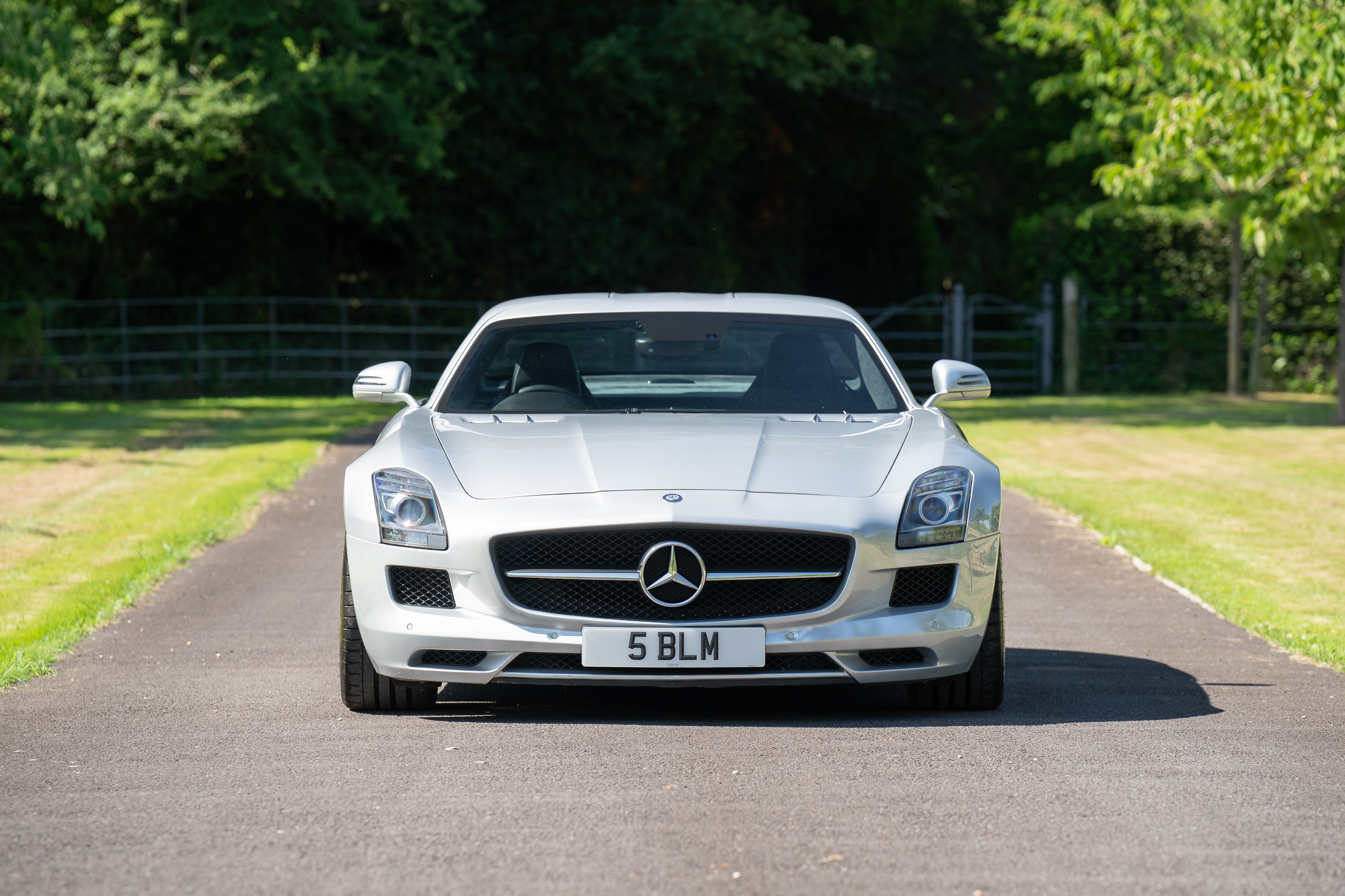 2011 MERCEDES-BENZ SLS AMG