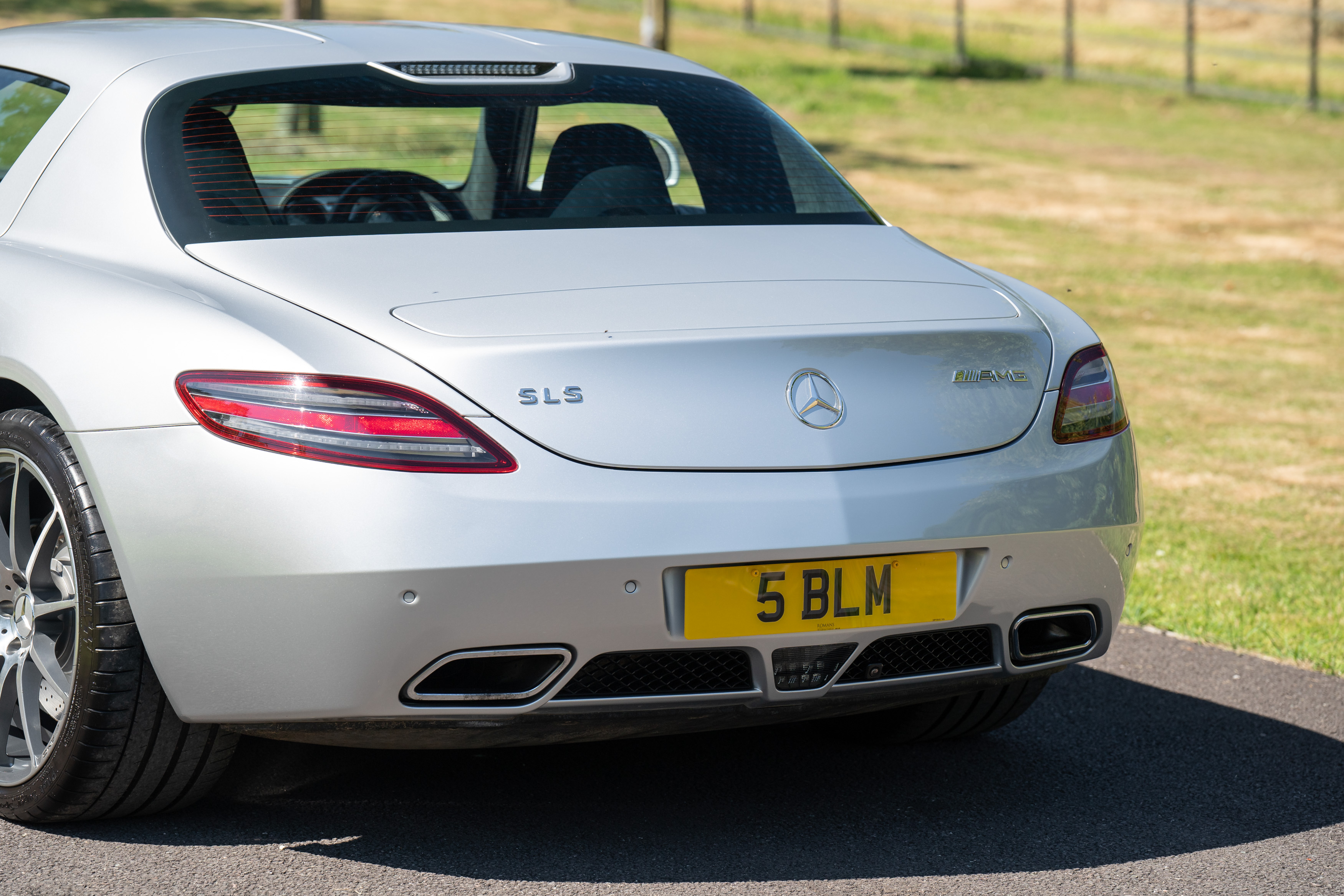 2011 MERCEDES-BENZ SLS AMG