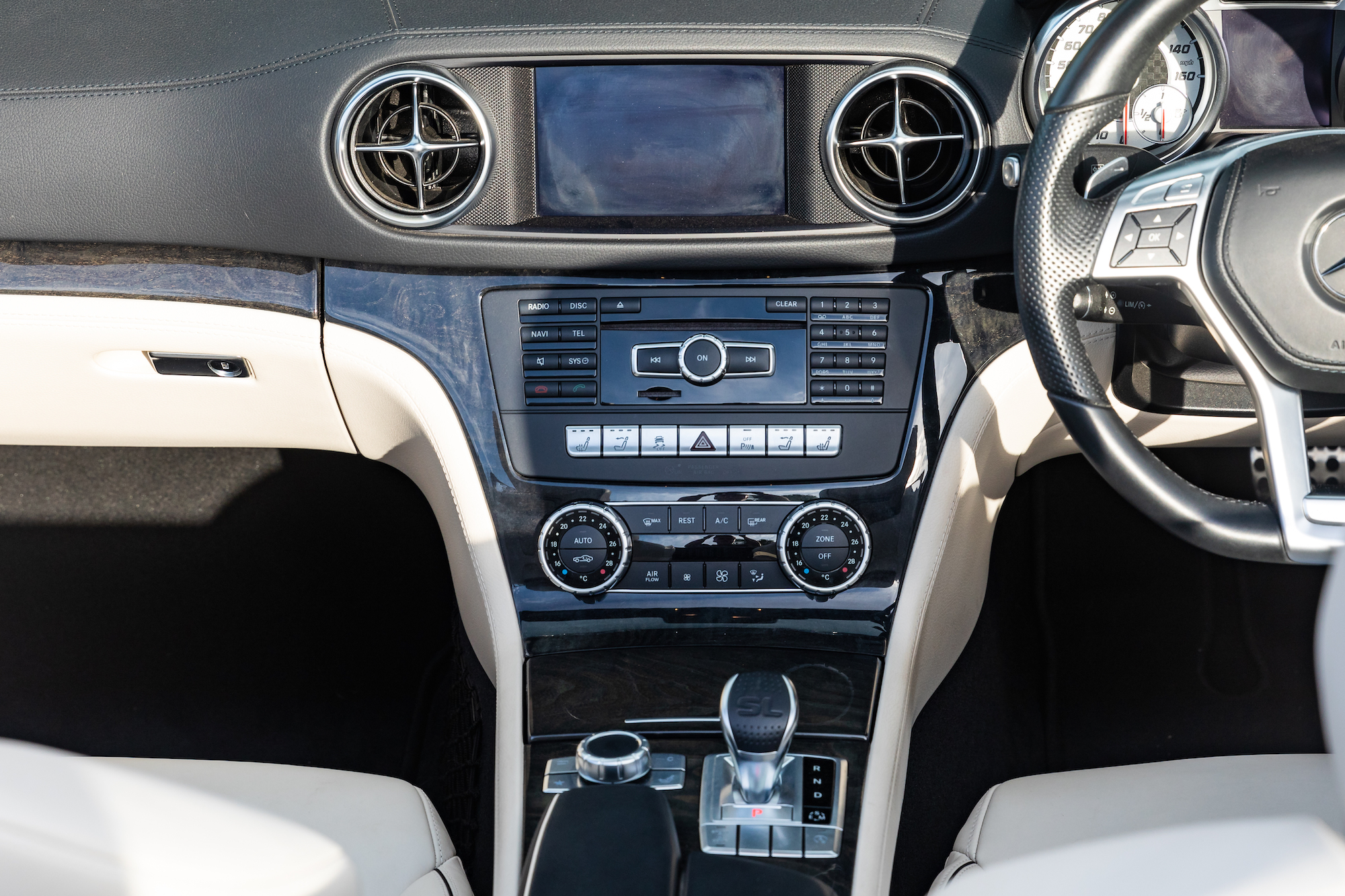 2015 MERCEDES-BENZ (R231) SL400 AMG SPORT