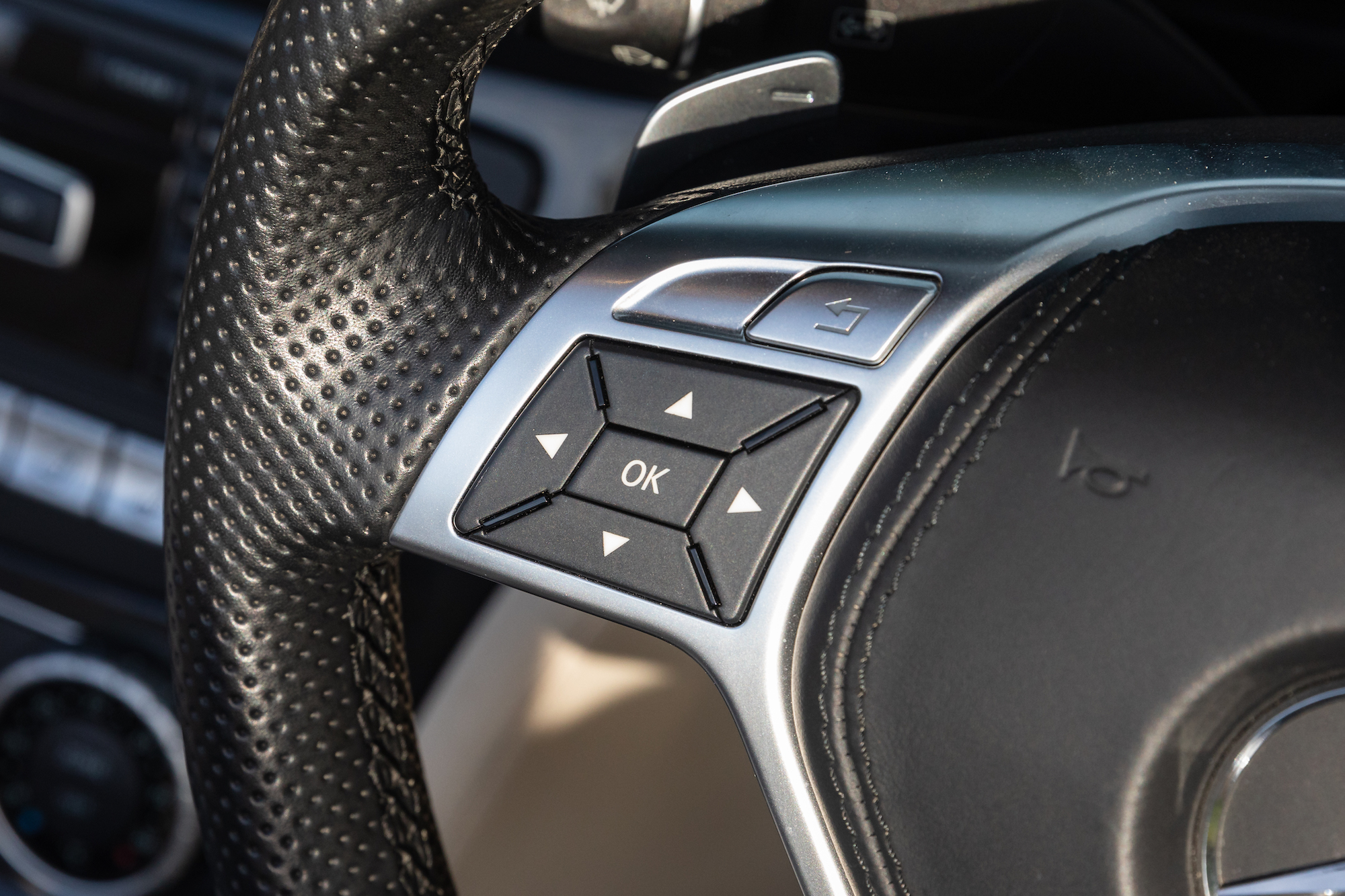 2015 MERCEDES-BENZ (R231) SL400 AMG SPORT