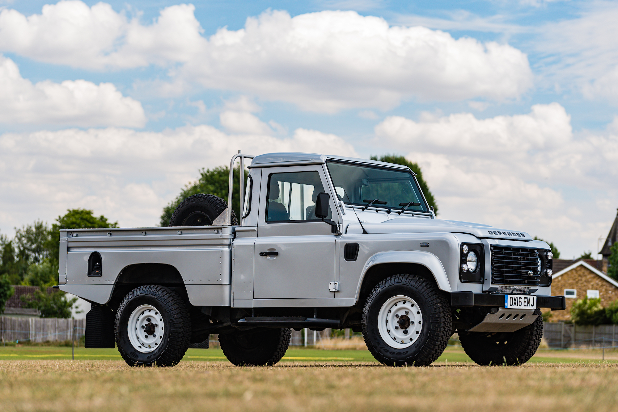 2016 LAND ROVER DEFENDER 110 SINGLE CAB PICK UP 'HIGH CAPACITY' - 4,573 ...