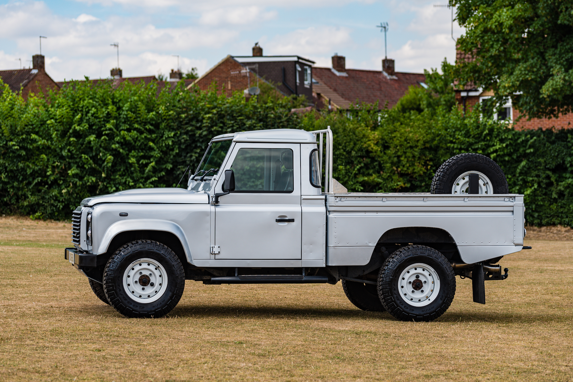 2016 LAND ROVER DEFENDER 110 SINGLE CAB PICK UP 'HIGH CAPACITY' - 4,573 ...