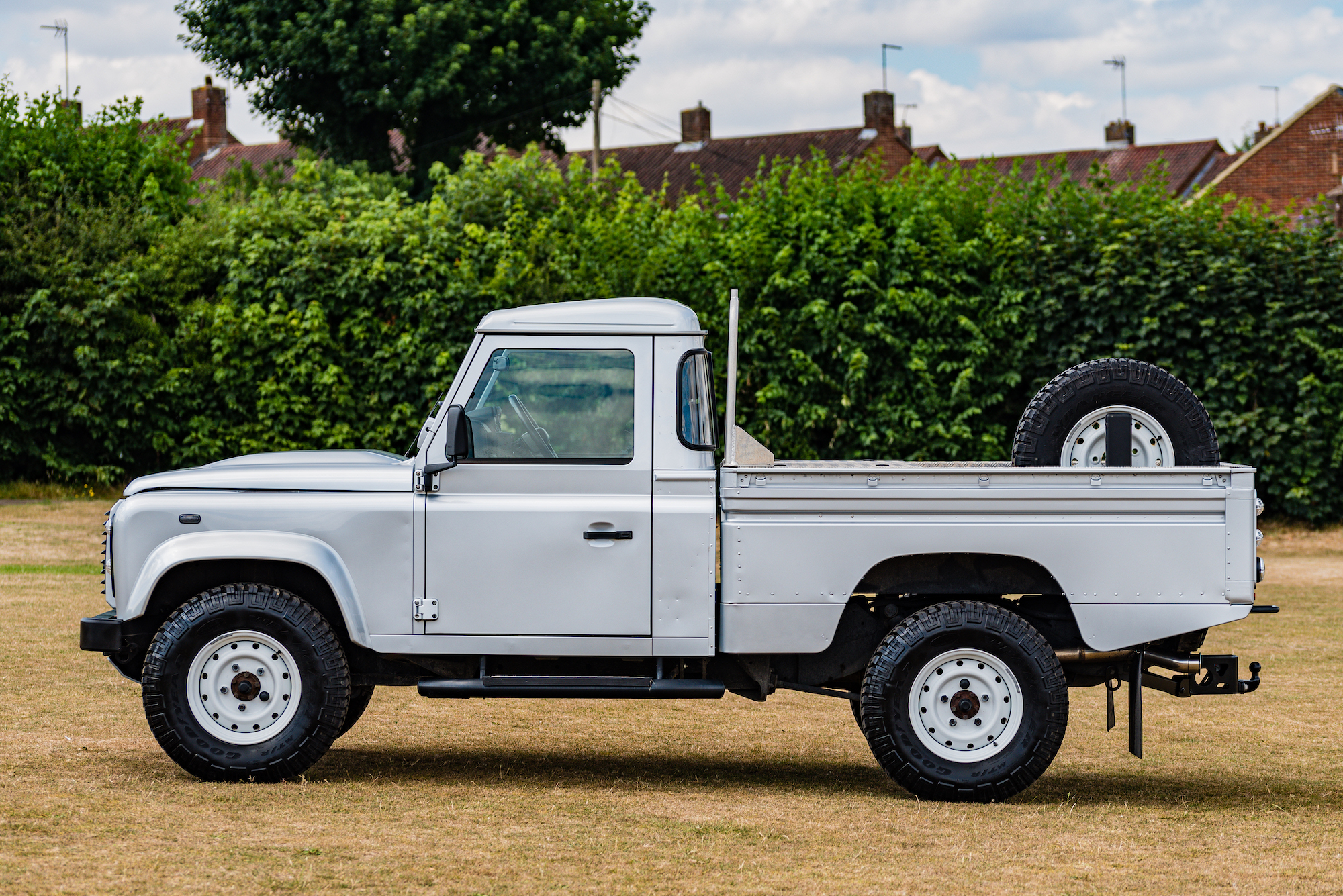 2016 LAND ROVER DEFENDER 110 SINGLE CAB PICK UP 'HIGH CAPACITY' - 4,573 ...
