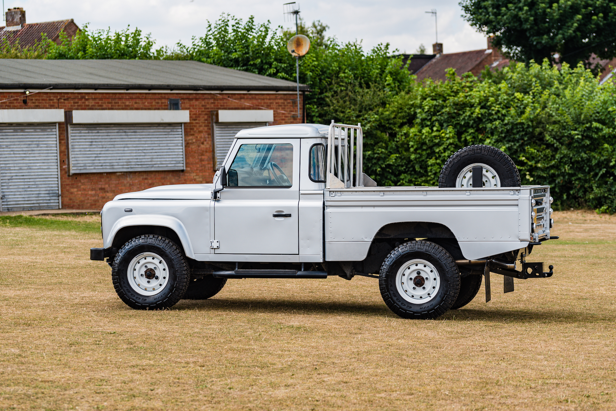 2016 LAND ROVER DEFENDER 110 SINGLE CAB PICK UP 'HIGH CAPACITY' - 4,573 ...