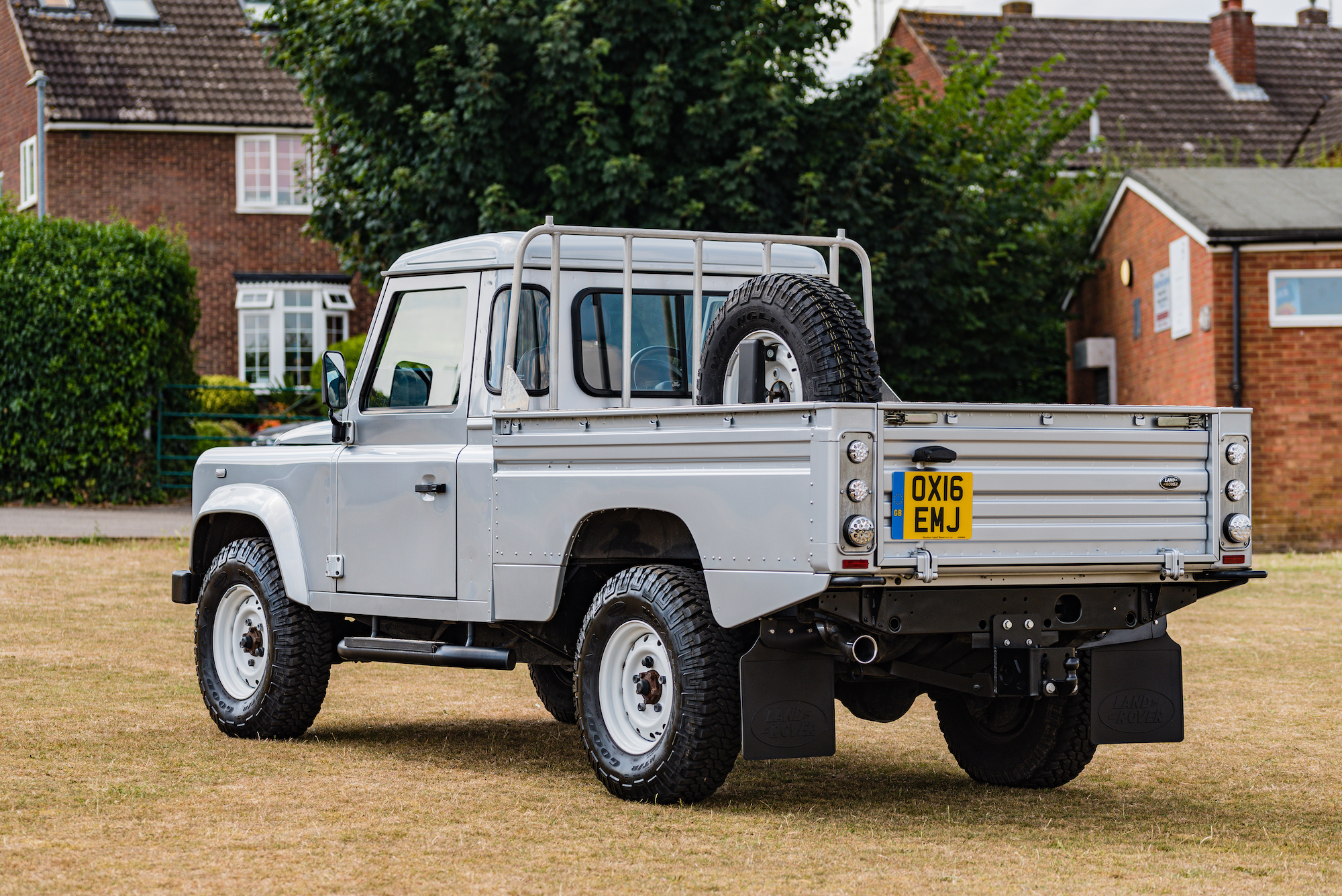 2016 LAND ROVER DEFENDER 110 SINGLE CAB PICK UP 'HIGH CAPACITY' - 4,573 ...
