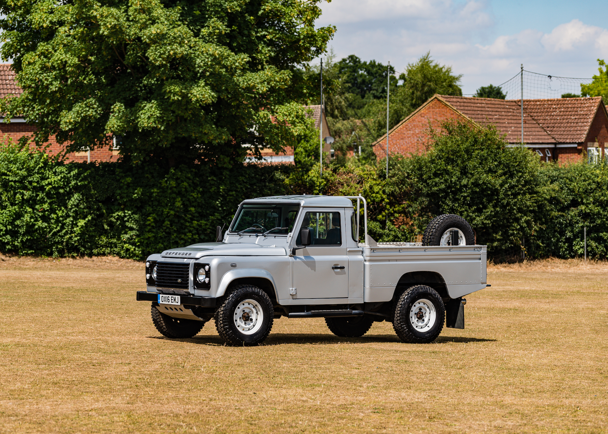 2016 LAND ROVER DEFENDER 110 SINGLE CAB PICK UP 'HIGH CAPACITY' - 4,573 ...