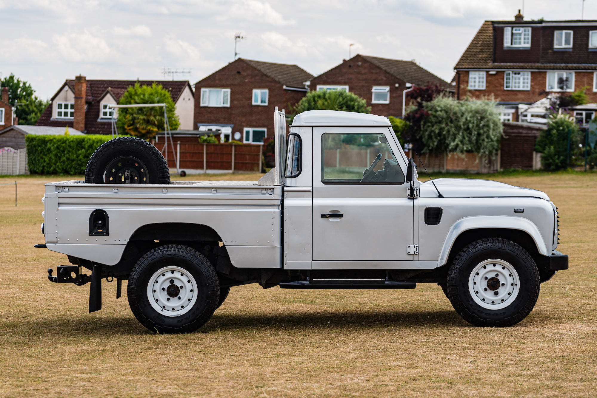 2016 LAND ROVER DEFENDER 110 SINGLE CAB PICK UP 'HIGH CAPACITY' - 4,573 ...