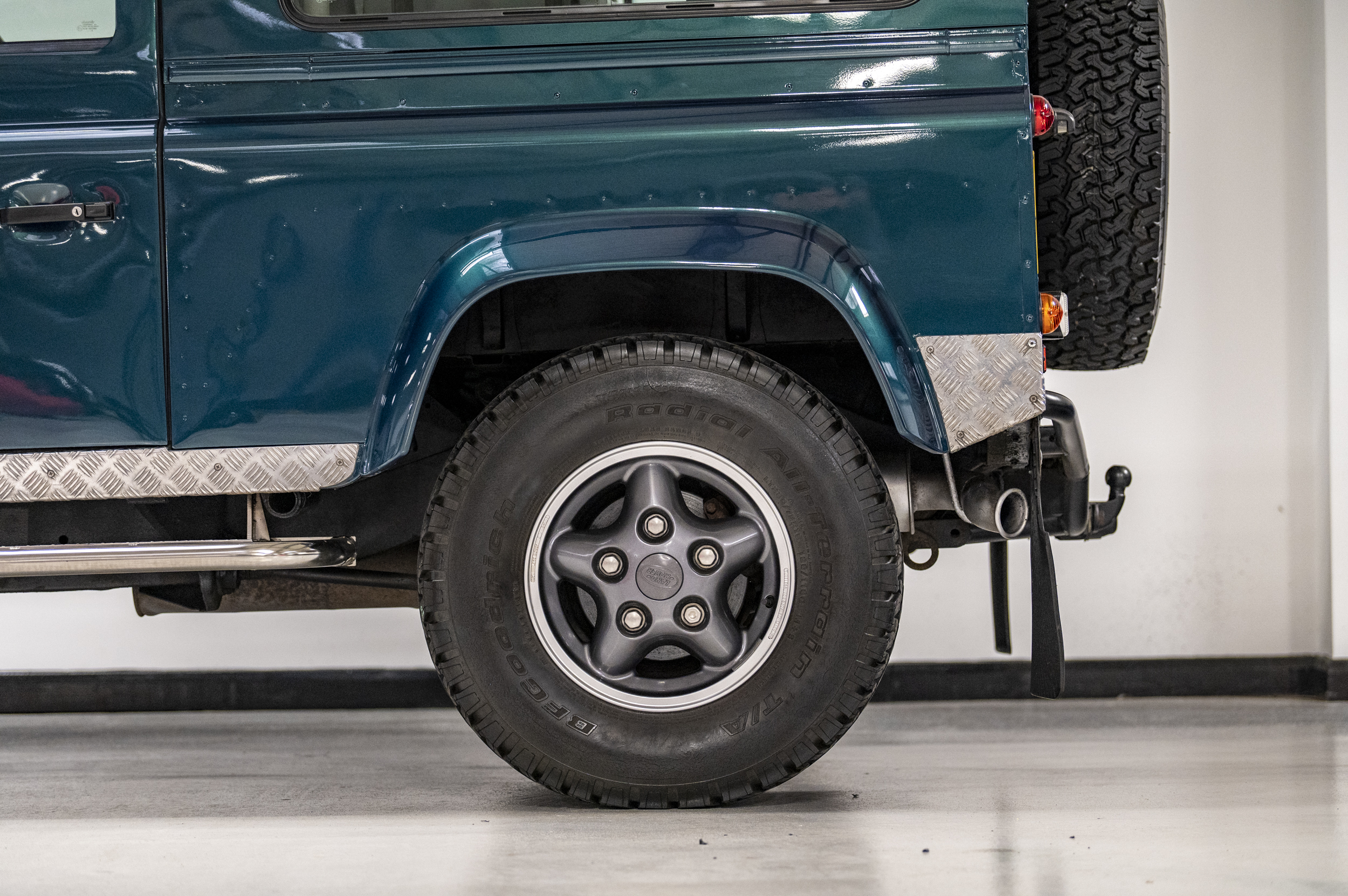 1998 LAND ROVER DEFENDER 90 50TH ANNIVERSARY - 15,955 MILES