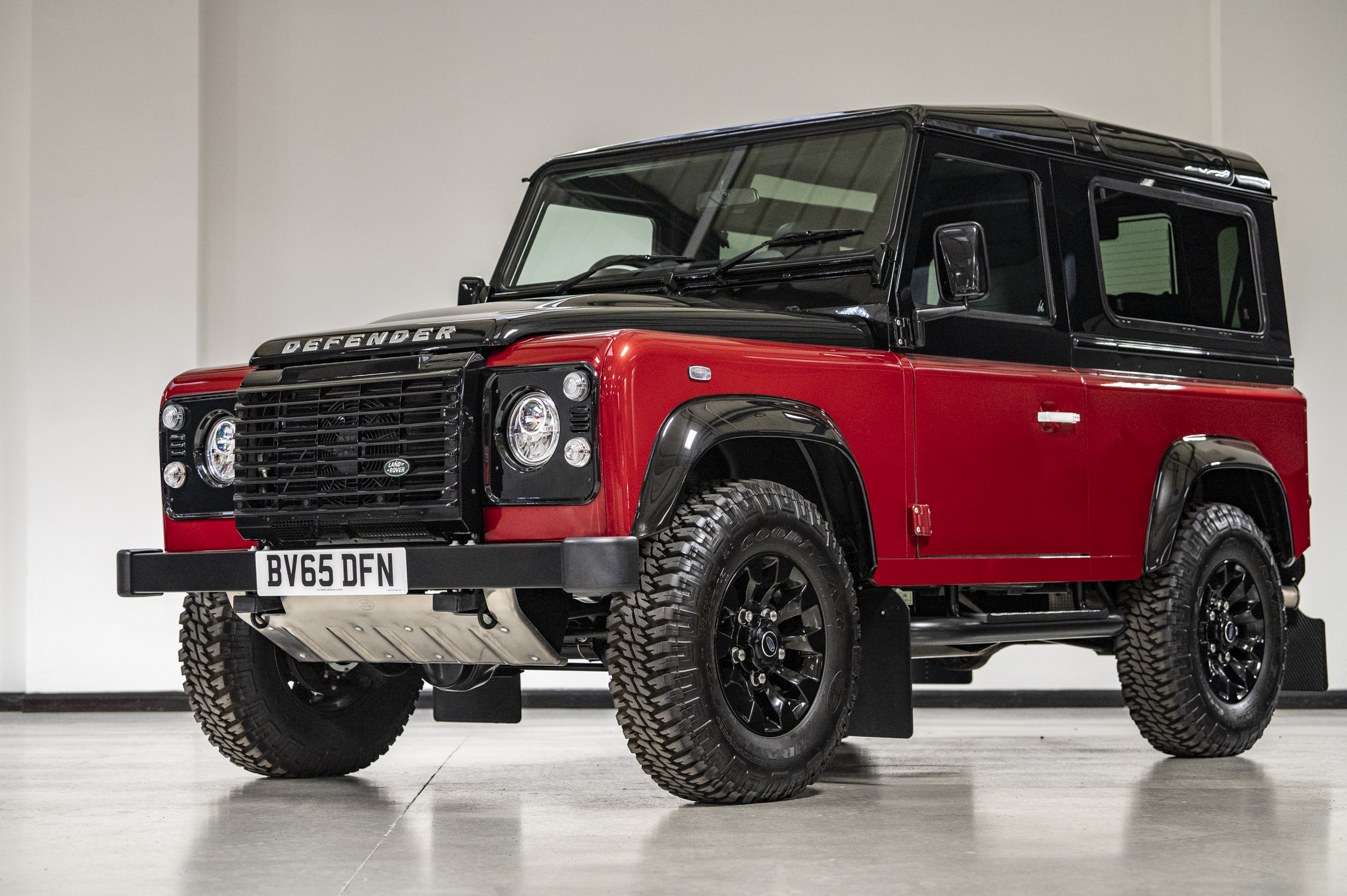 2016 LAND ROVER DEFENDER 90 AUTOBIOGRAPHY - 994 MILES