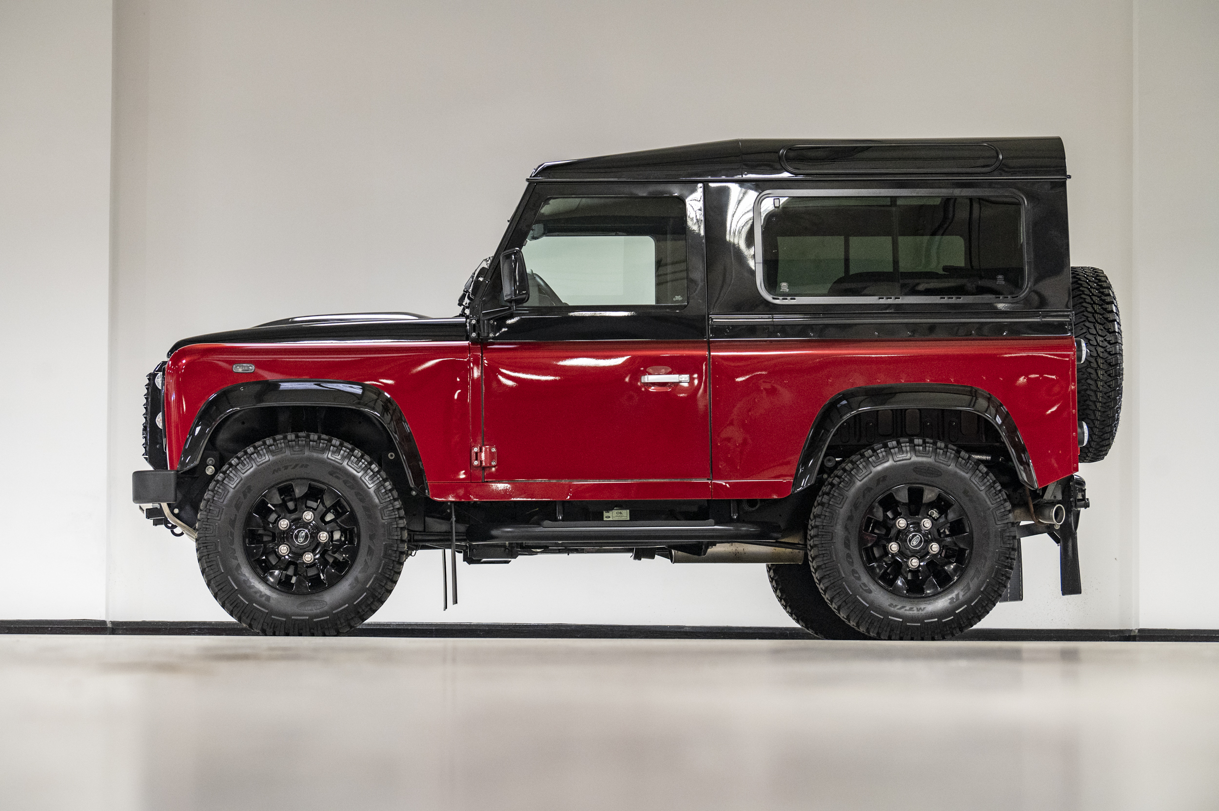 2016 LAND ROVER DEFENDER 90 AUTOBIOGRAPHY - 994 MILES