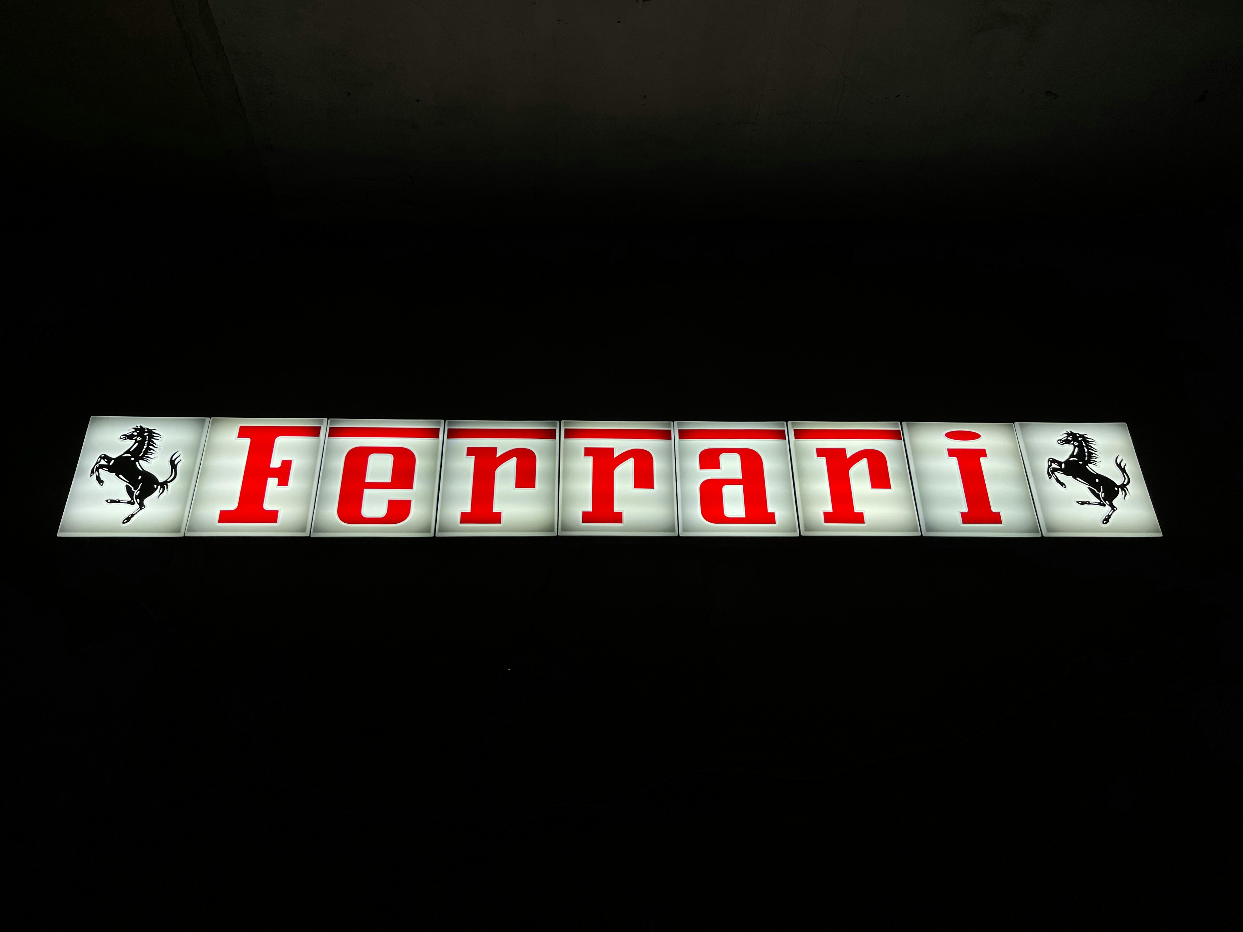 LARGE FERRARI ILLUMINATED SIGN