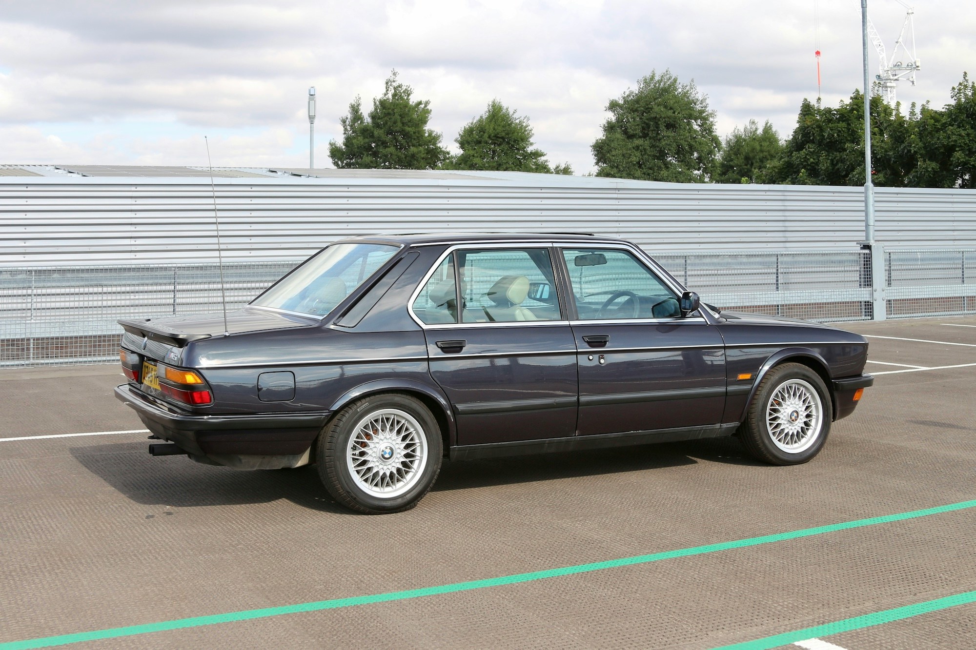 1986 BMW (E28) M5