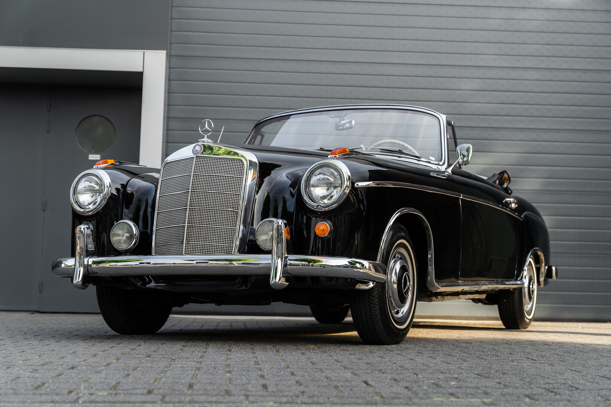 Mercedes Benz W128