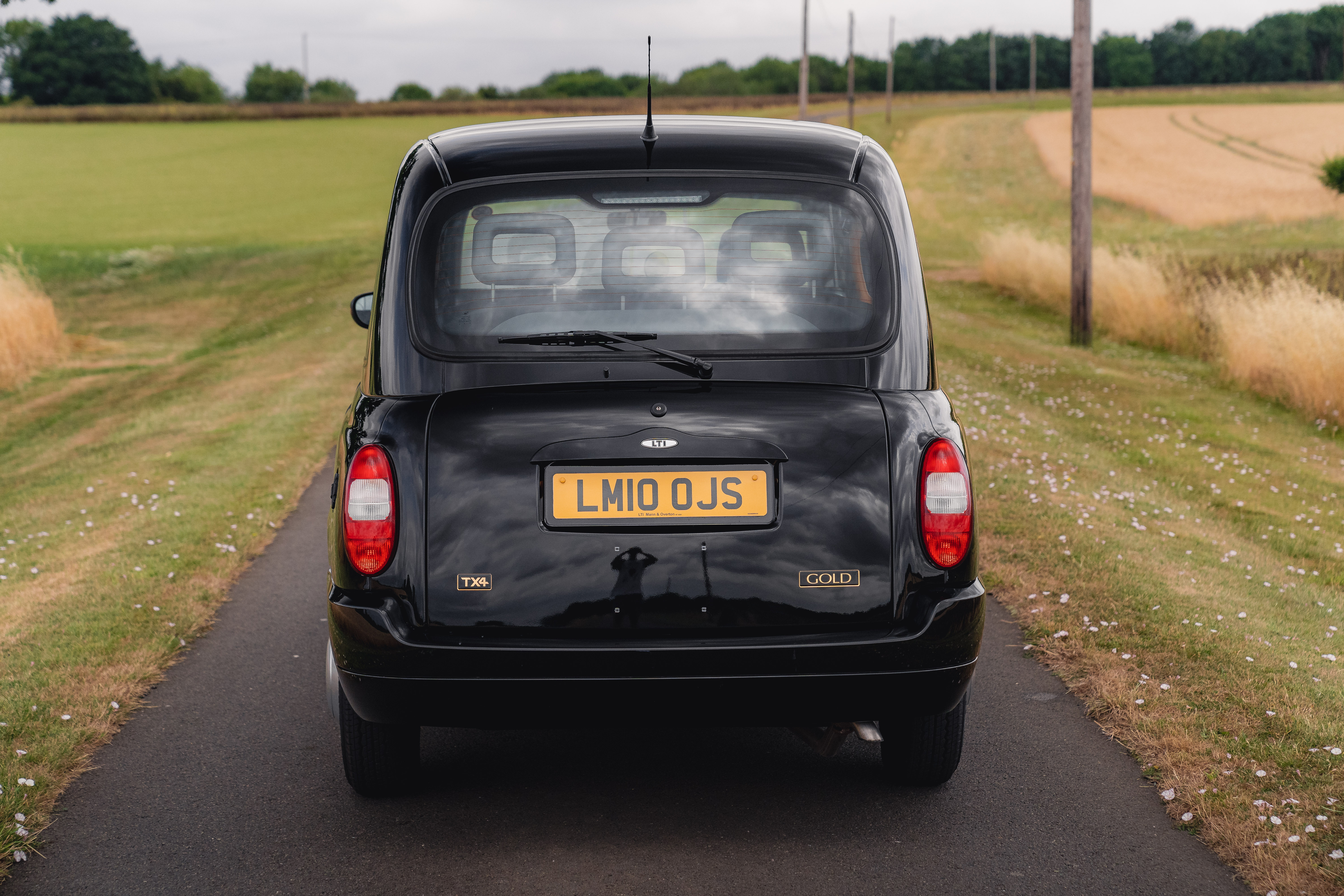 2010 LTI TX4 GOLD - 566 MILES