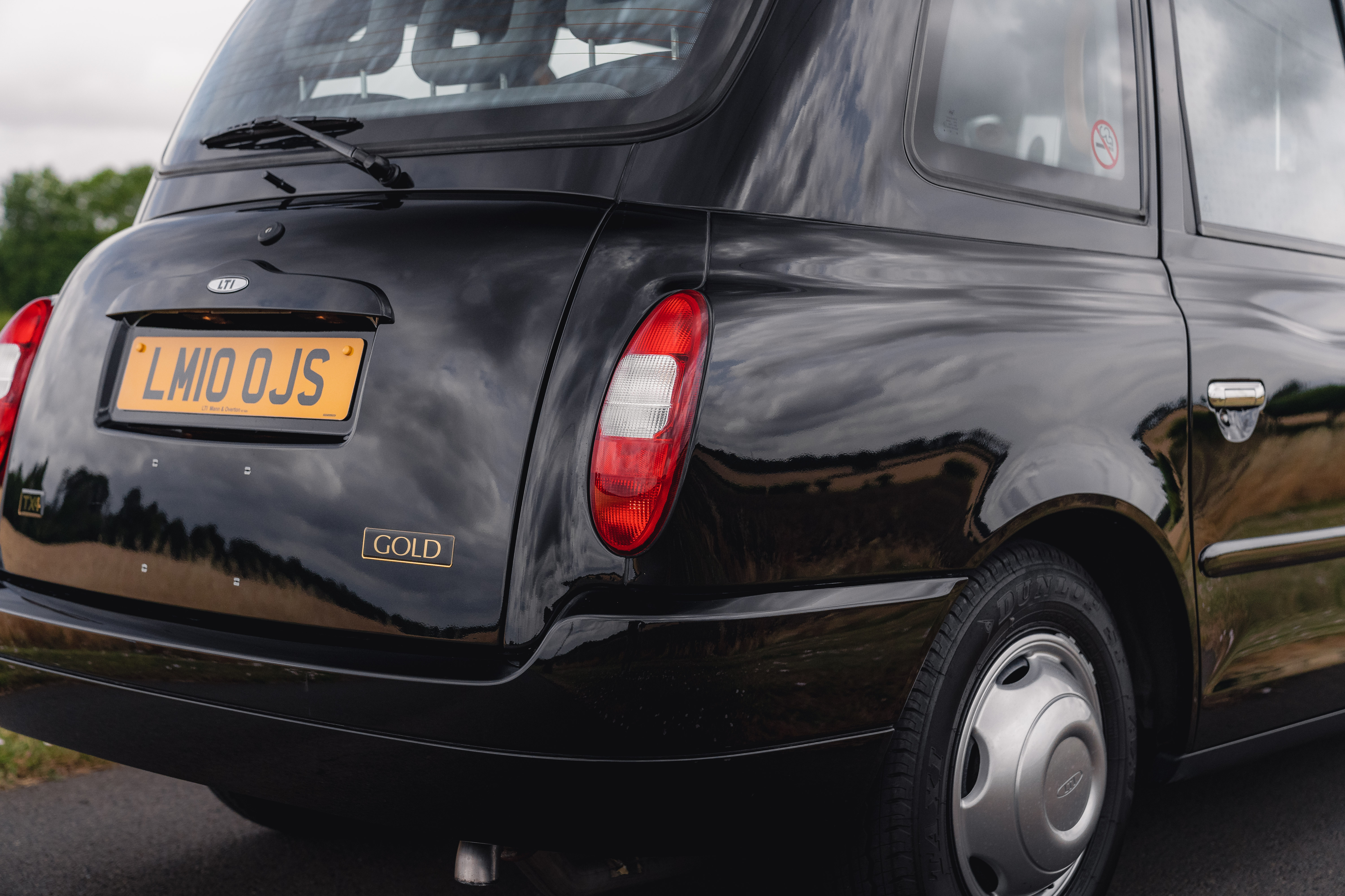 2010 LTI TX4 GOLD - 566 MILES