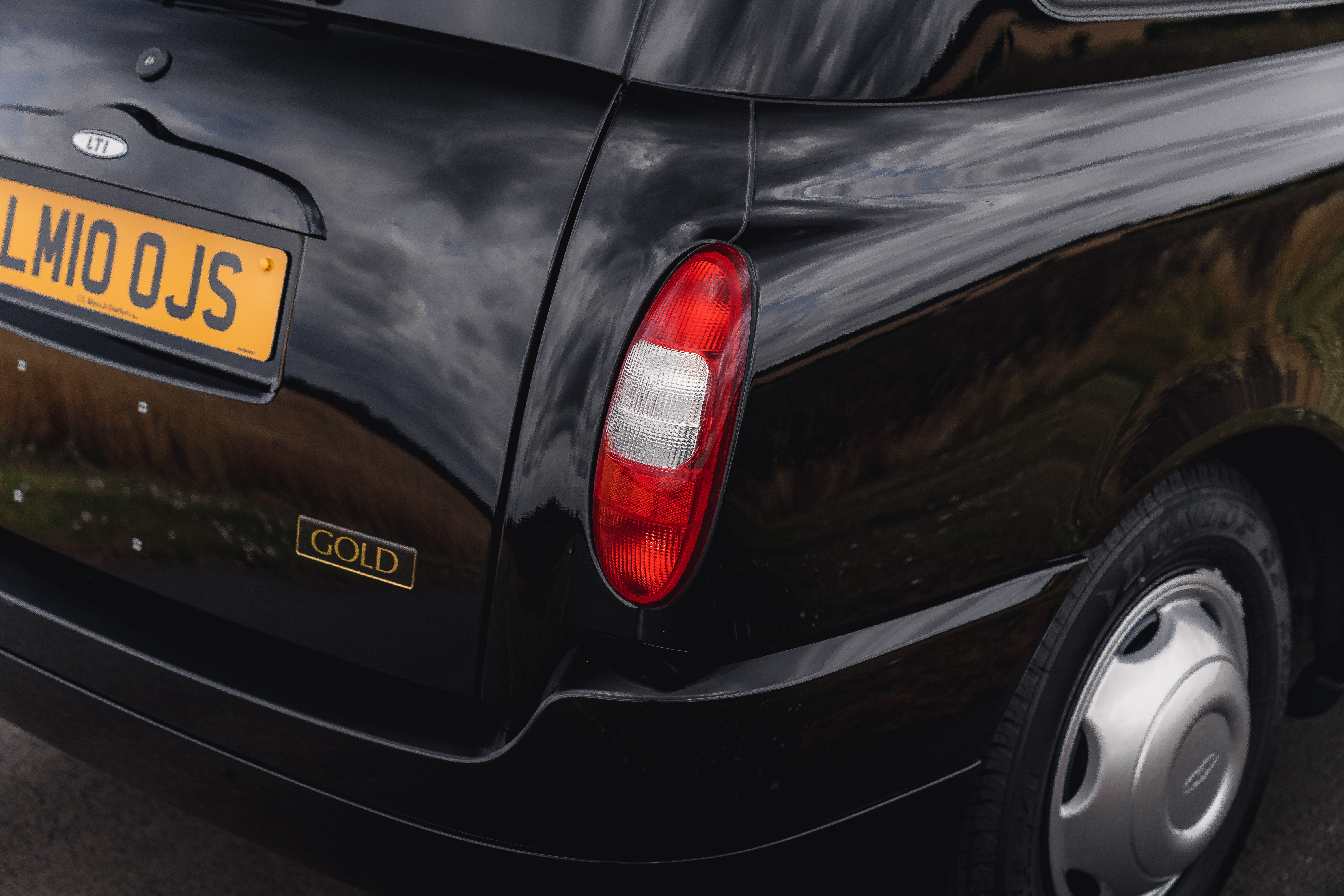 2010 LTI TX4 GOLD - 566 MILES