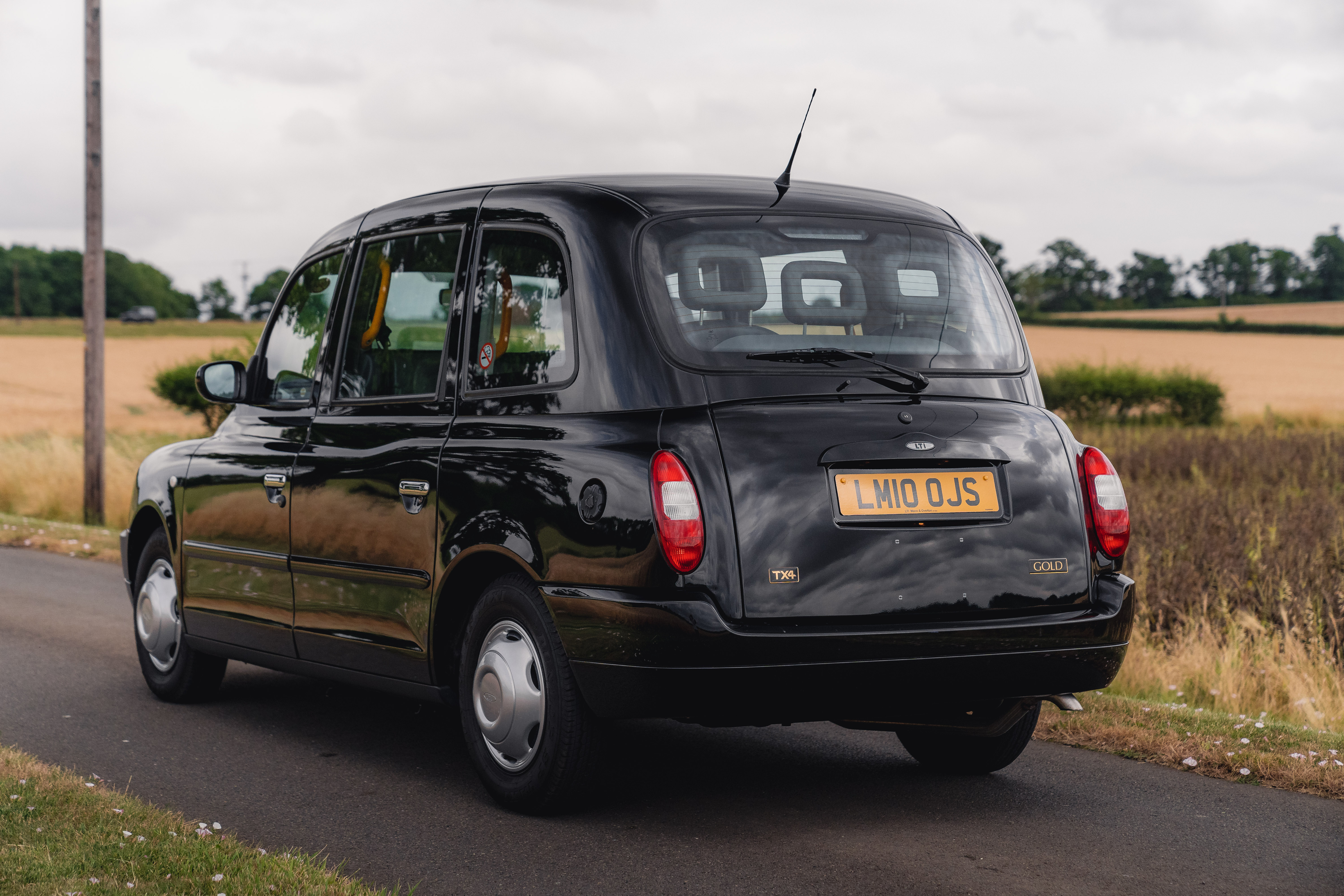 2010 LTI TX4 GOLD - 566 MILES