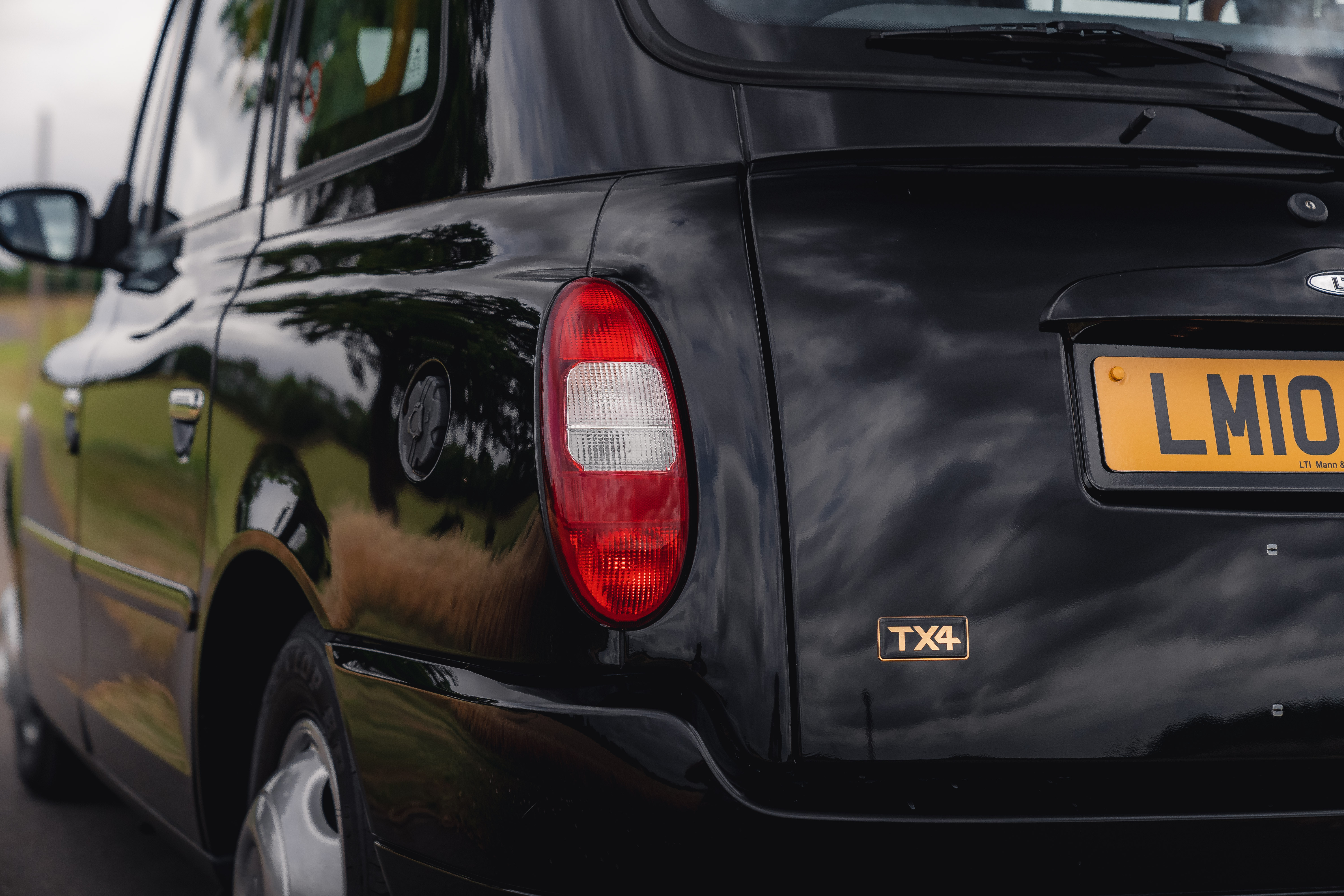 2010 LTI TX4 GOLD - 566 MILES