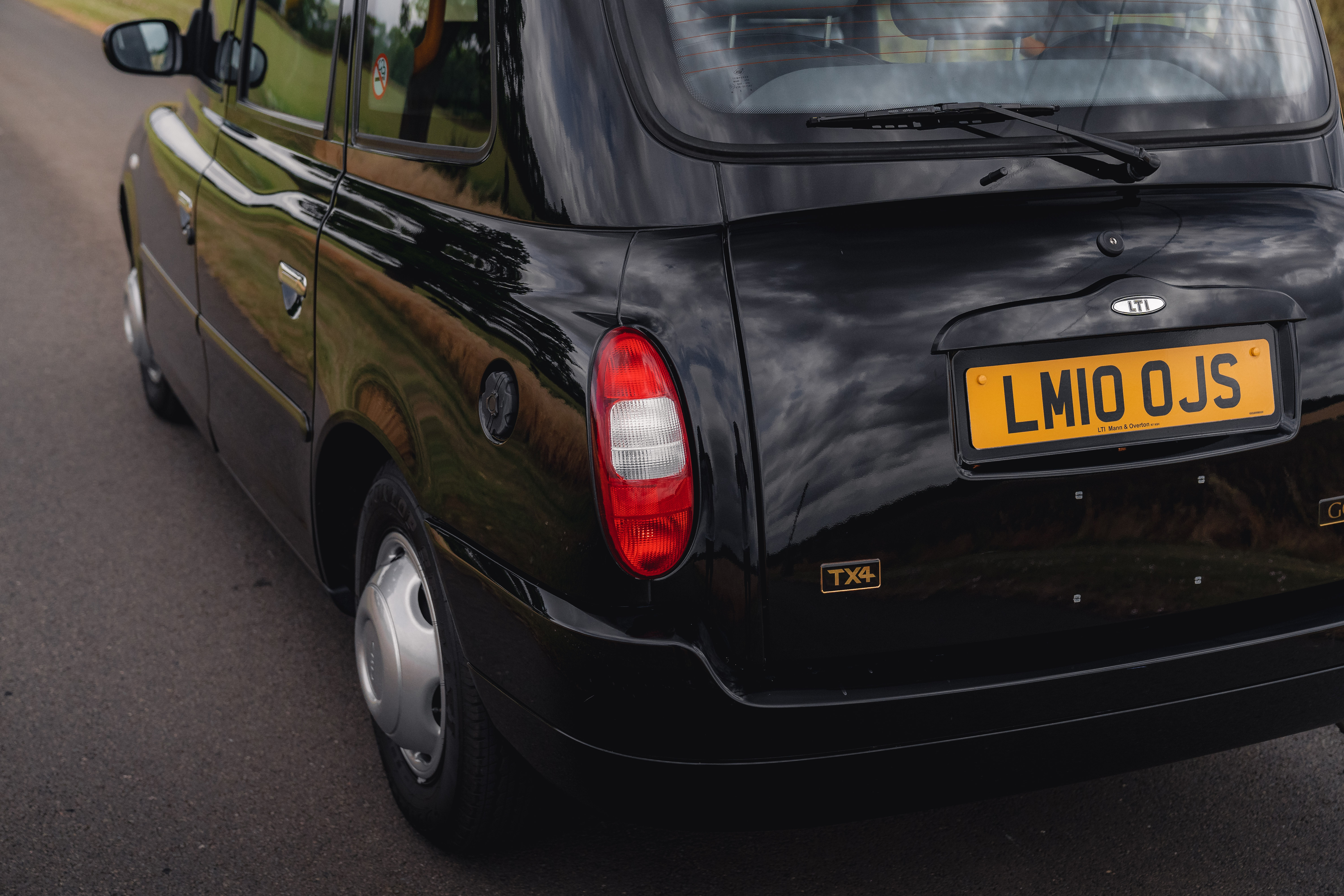 2010 LTI TX4 GOLD - 566 MILES
