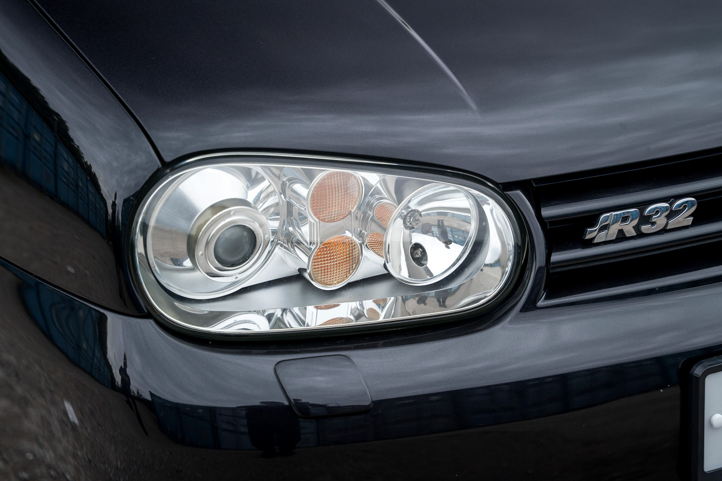 2004 VOLKSWAGEN GOLF (MK4) R32