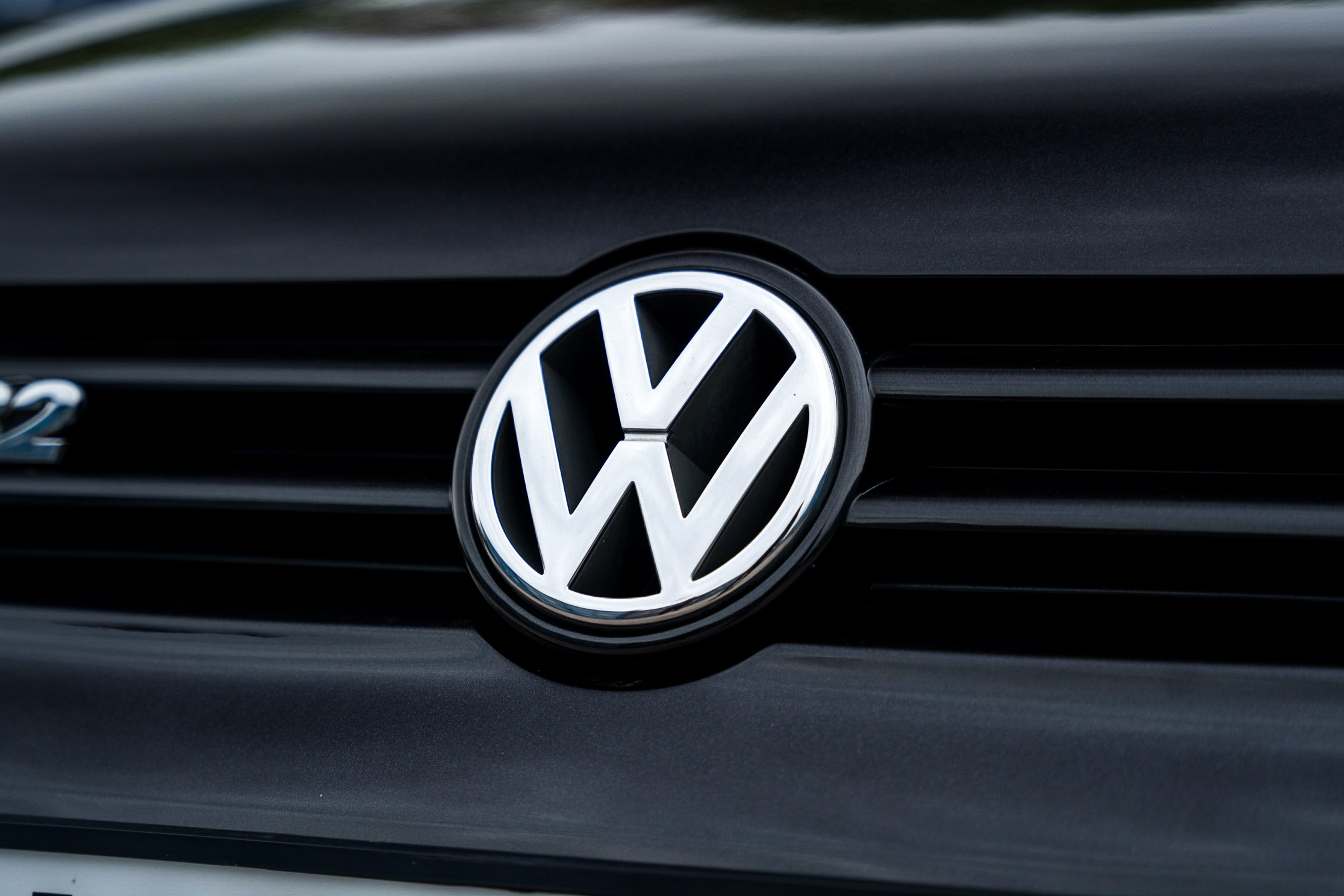 2004 VOLKSWAGEN GOLF (MK4) R32