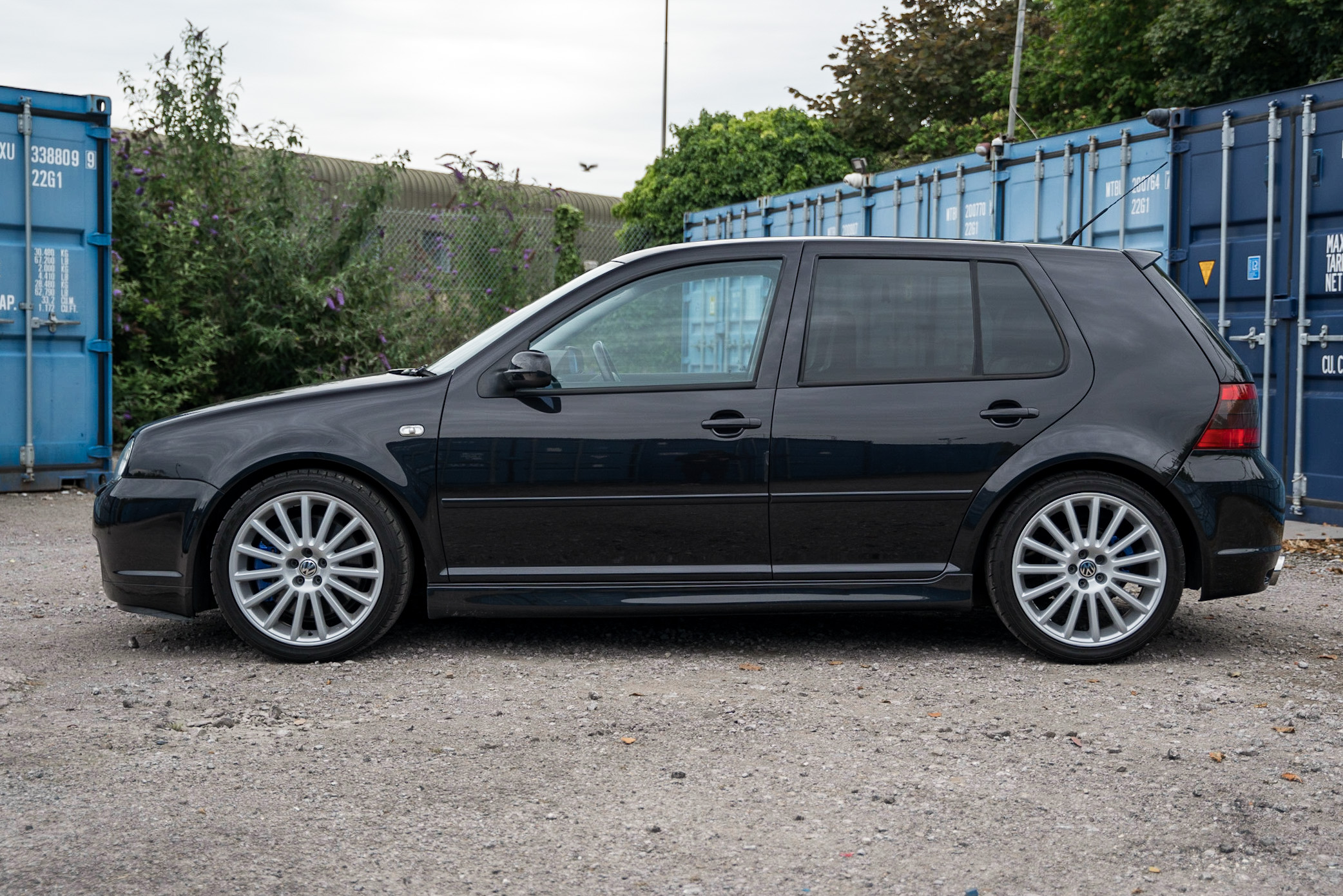 2004 VOLKSWAGEN GOLF (MK4) R32