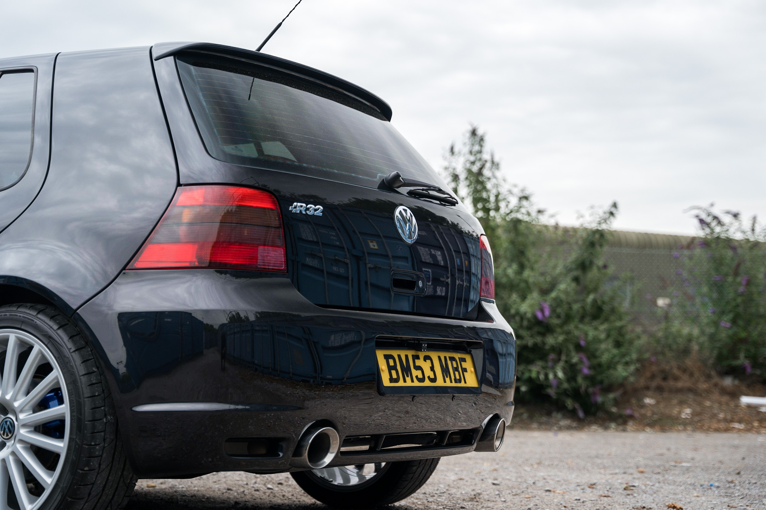 2004 VOLKSWAGEN GOLF (MK4) R32