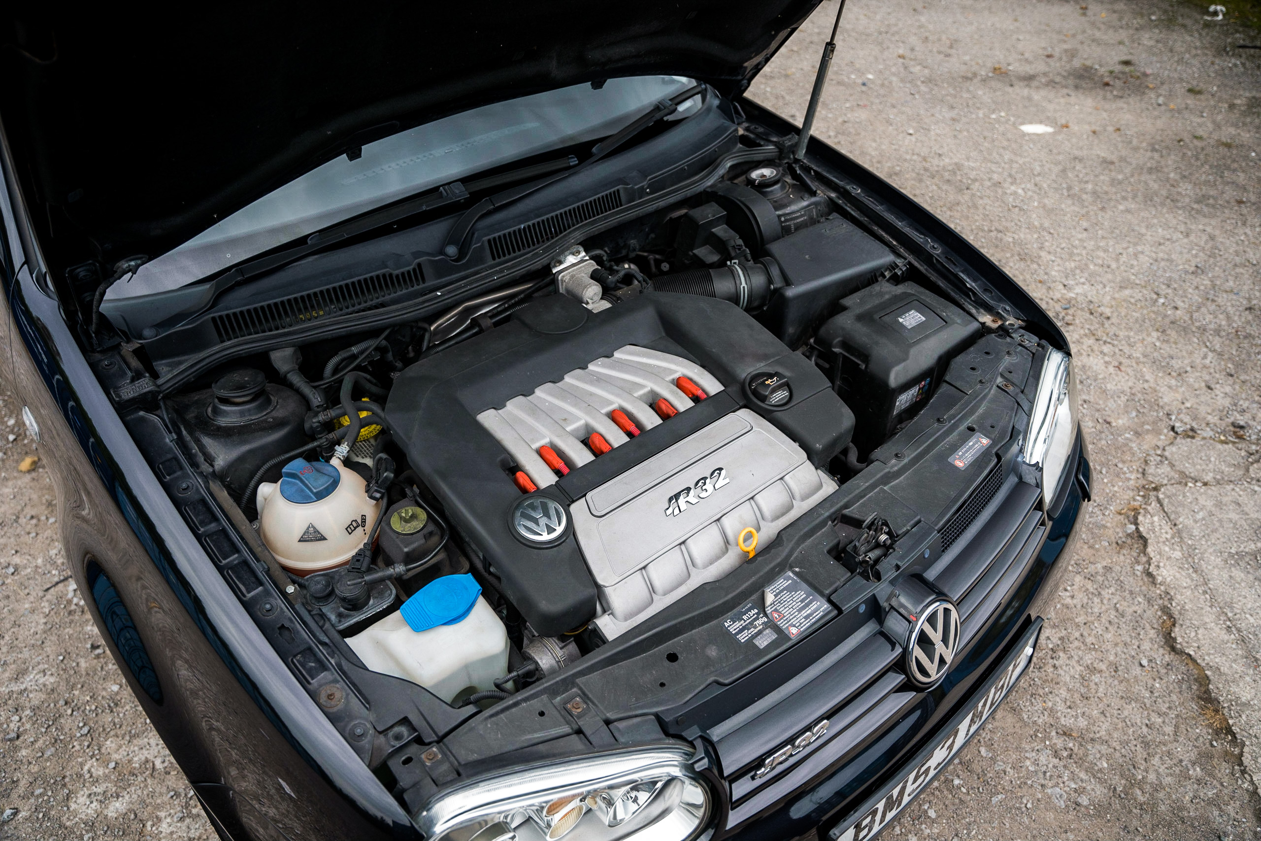 2004 VOLKSWAGEN GOLF (MK4) R32