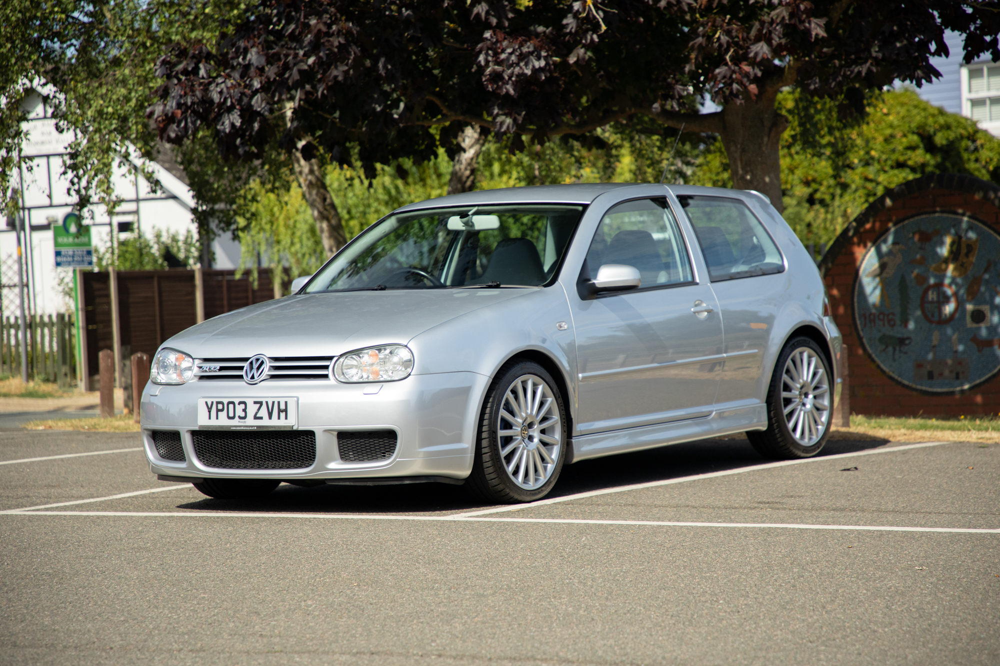 2003 VOLKSWAGEN GOLF (MK4) R32