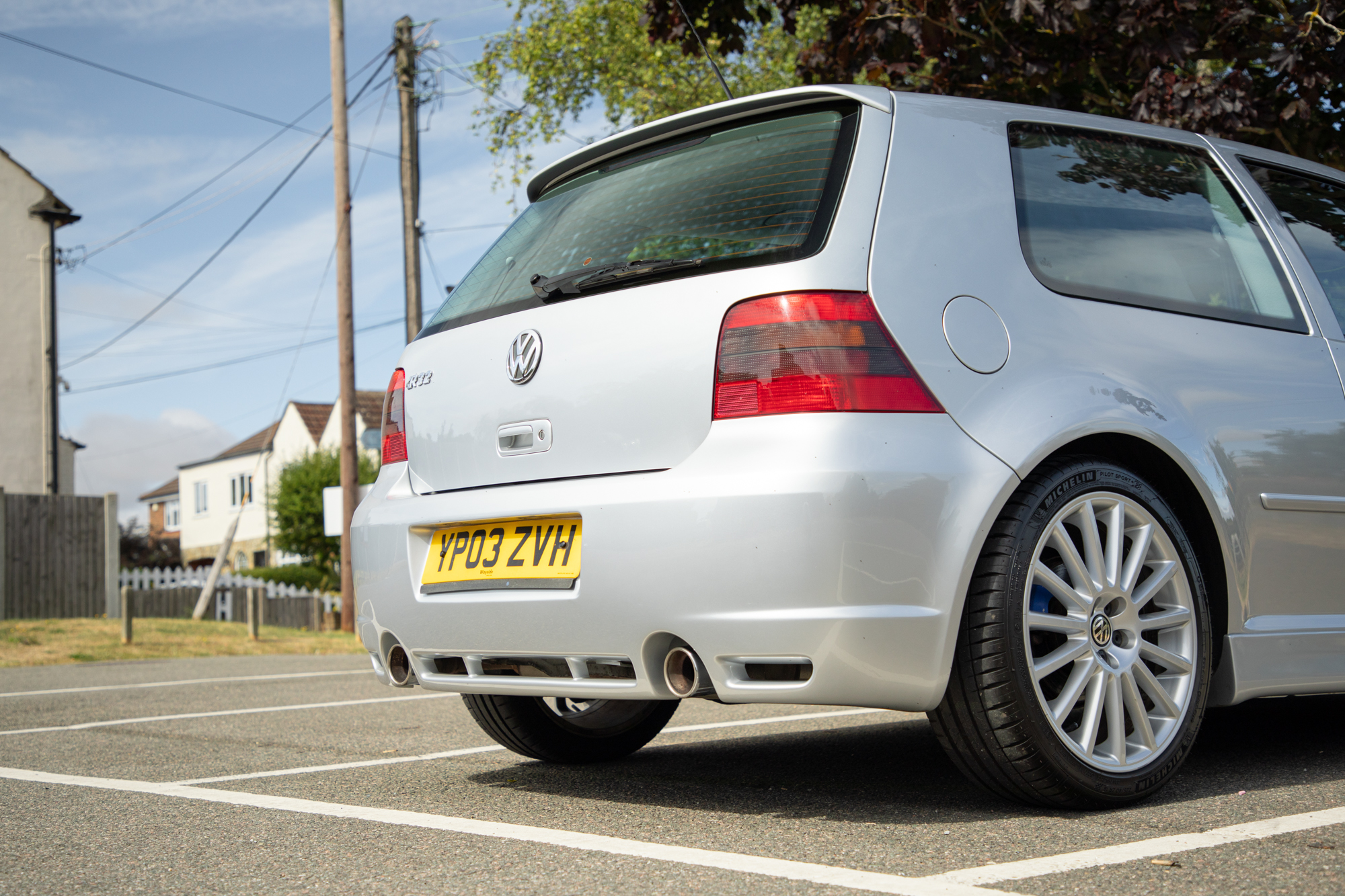 2003 VOLKSWAGEN GOLF (MK4) R32