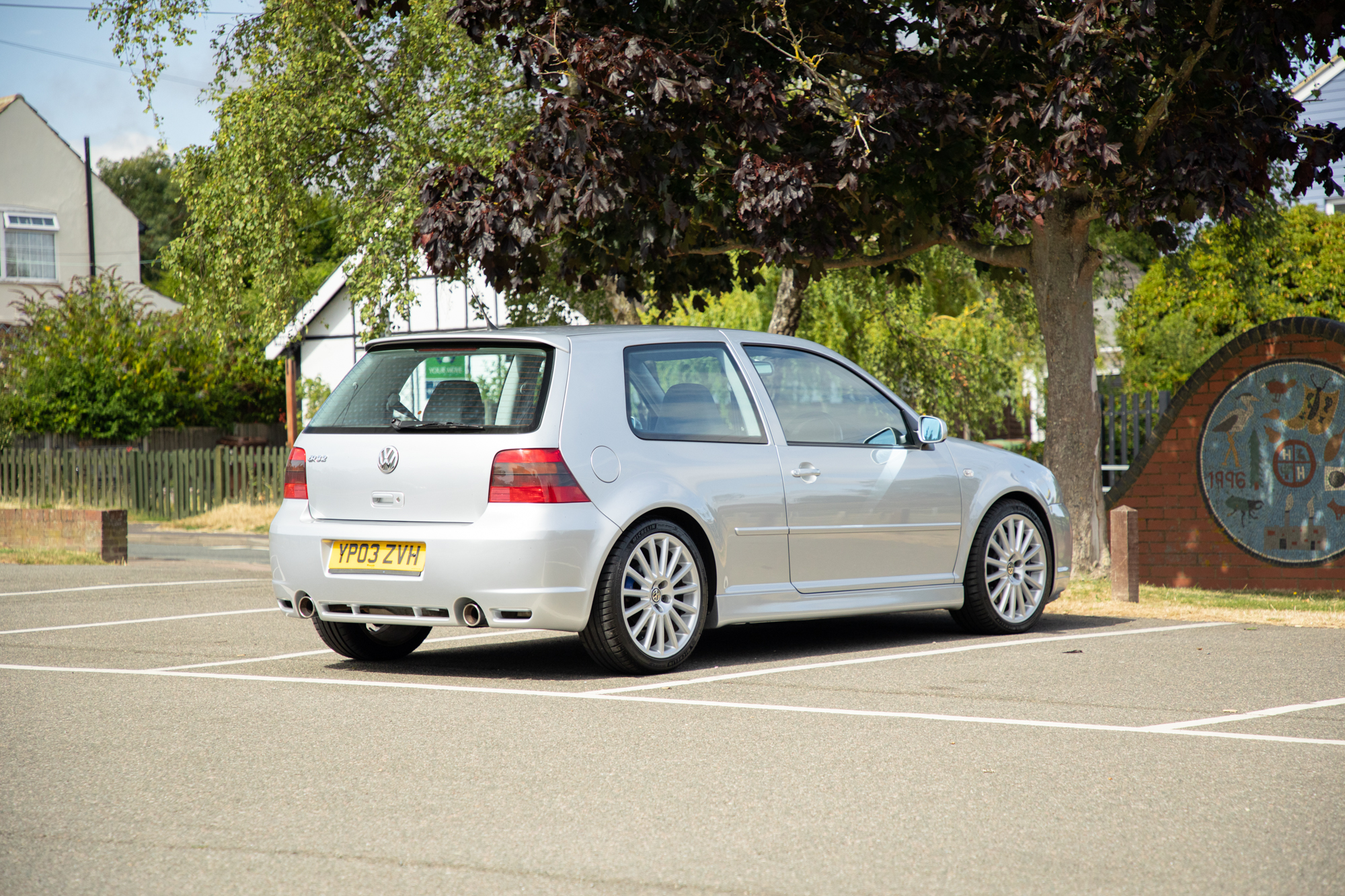 2003 VOLKSWAGEN GOLF (MK4) R32