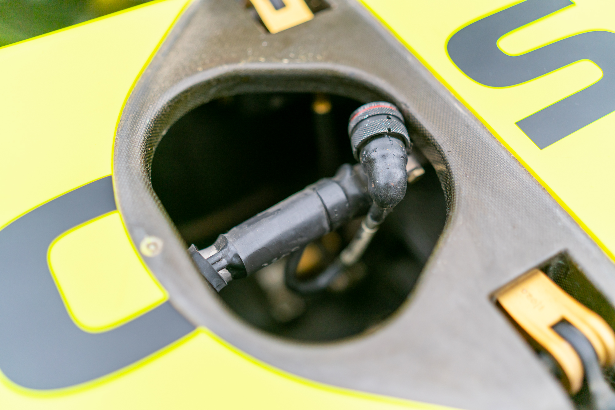 2001 JORDAN EJ11 FORMULA 1 CAR - ROLLING CHASSIS